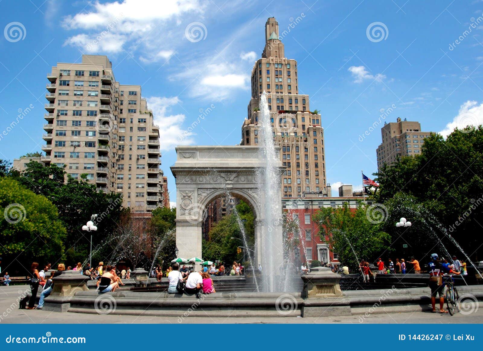 NYC: Washington Square Park Editorial Photography - Image of avenue ...
