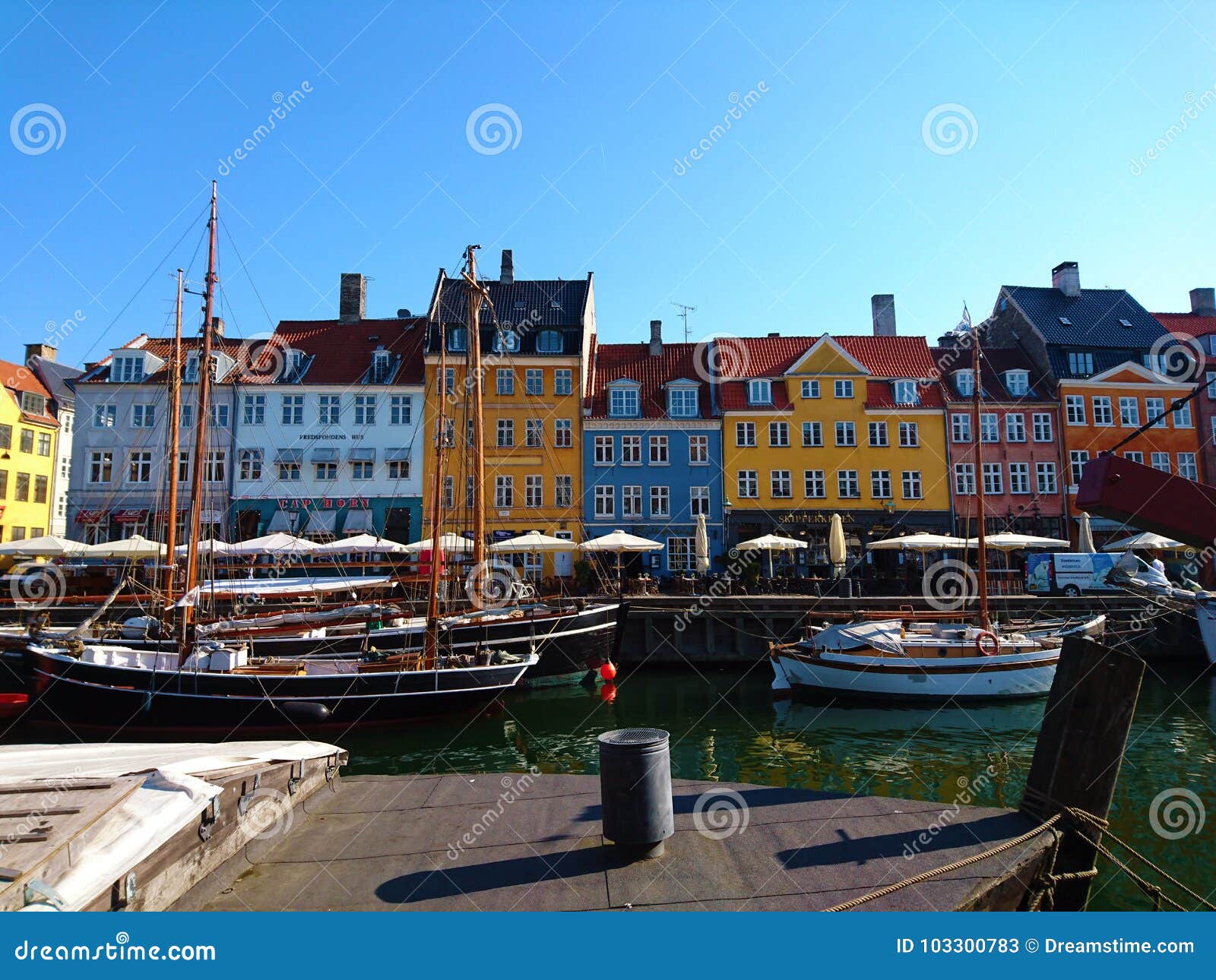Nyhavn Kopenhagen redaktionelles stockfoto. Bild von schönheit - 103300783