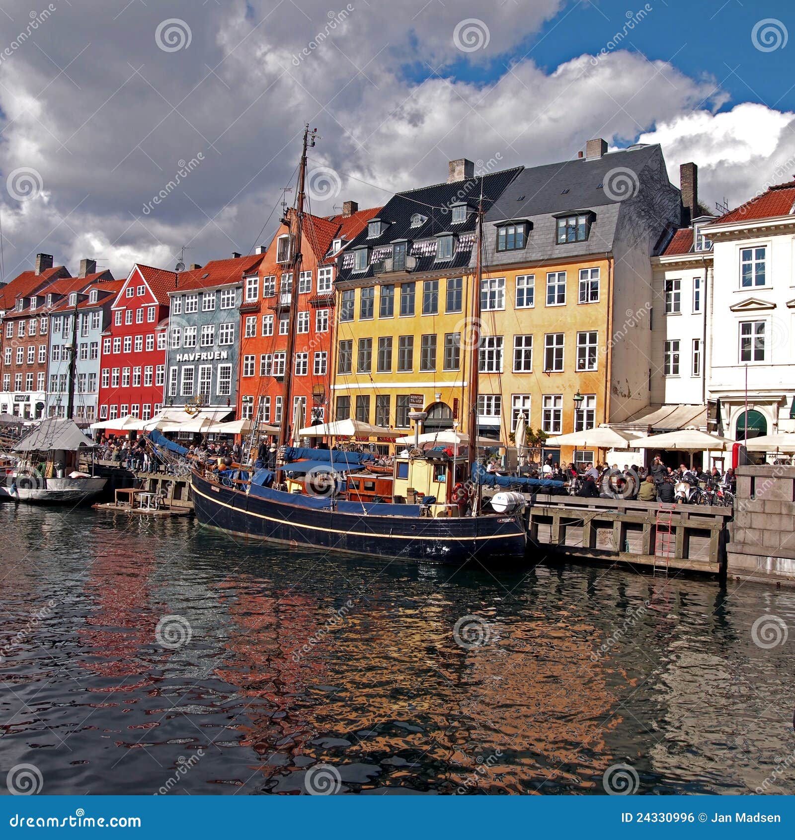 Nyhavn, Kopenhagen redaktionelles foto. Bild von fenster - 24330996