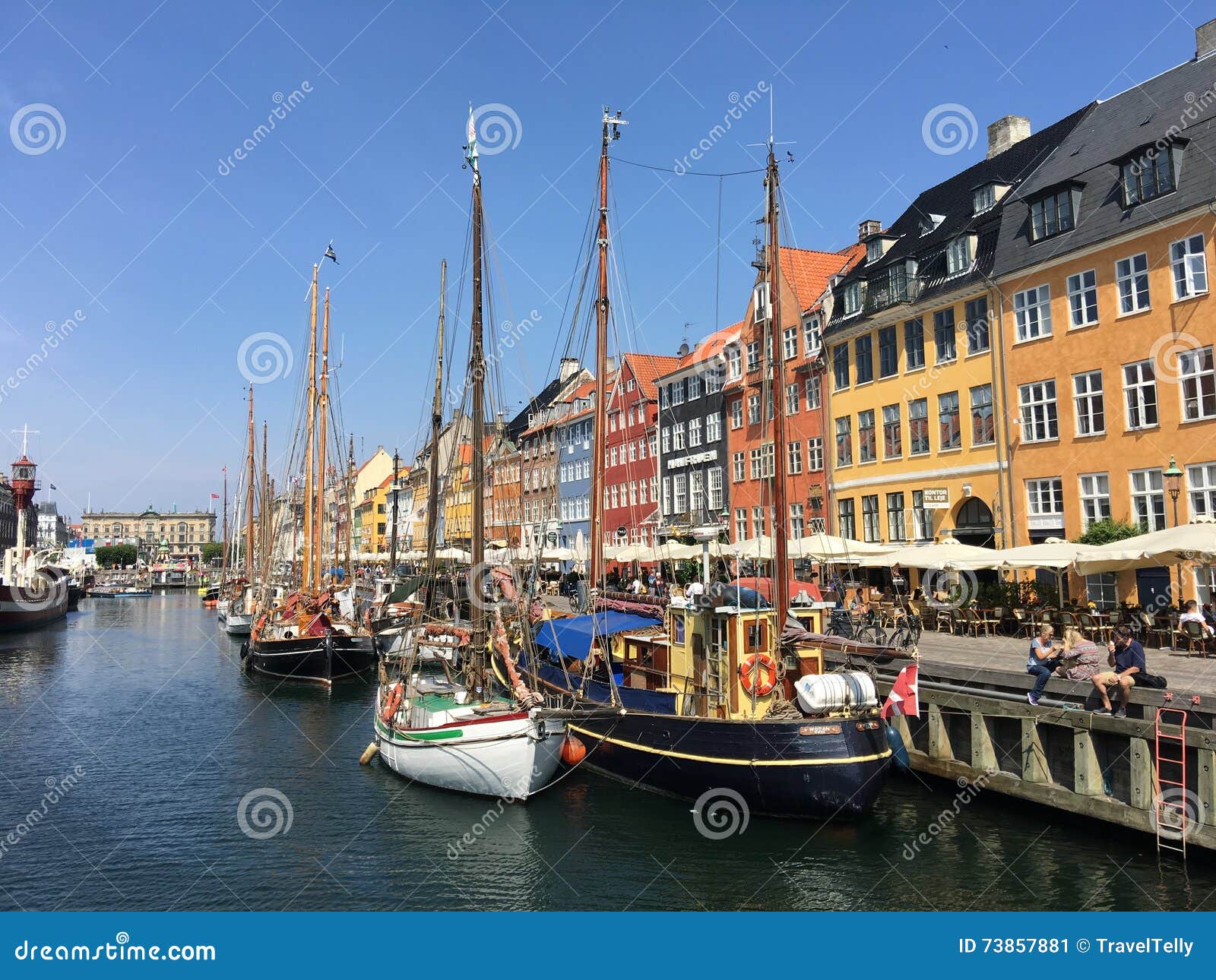 Nyhavn in Kopenhagen redaktionelles foto. Bild von himmel - 73857881