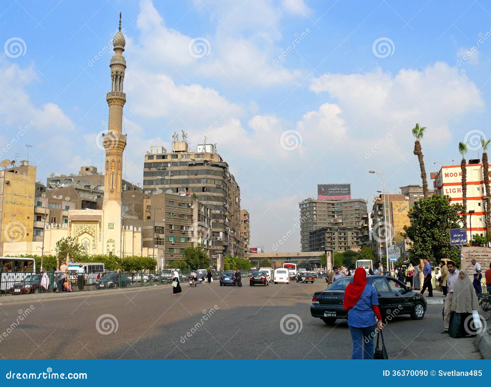 O CAIRO, EGIPTO - 9 DE NOVEMBRO DE 2008: Centro Da Cidade Do Cairo ...