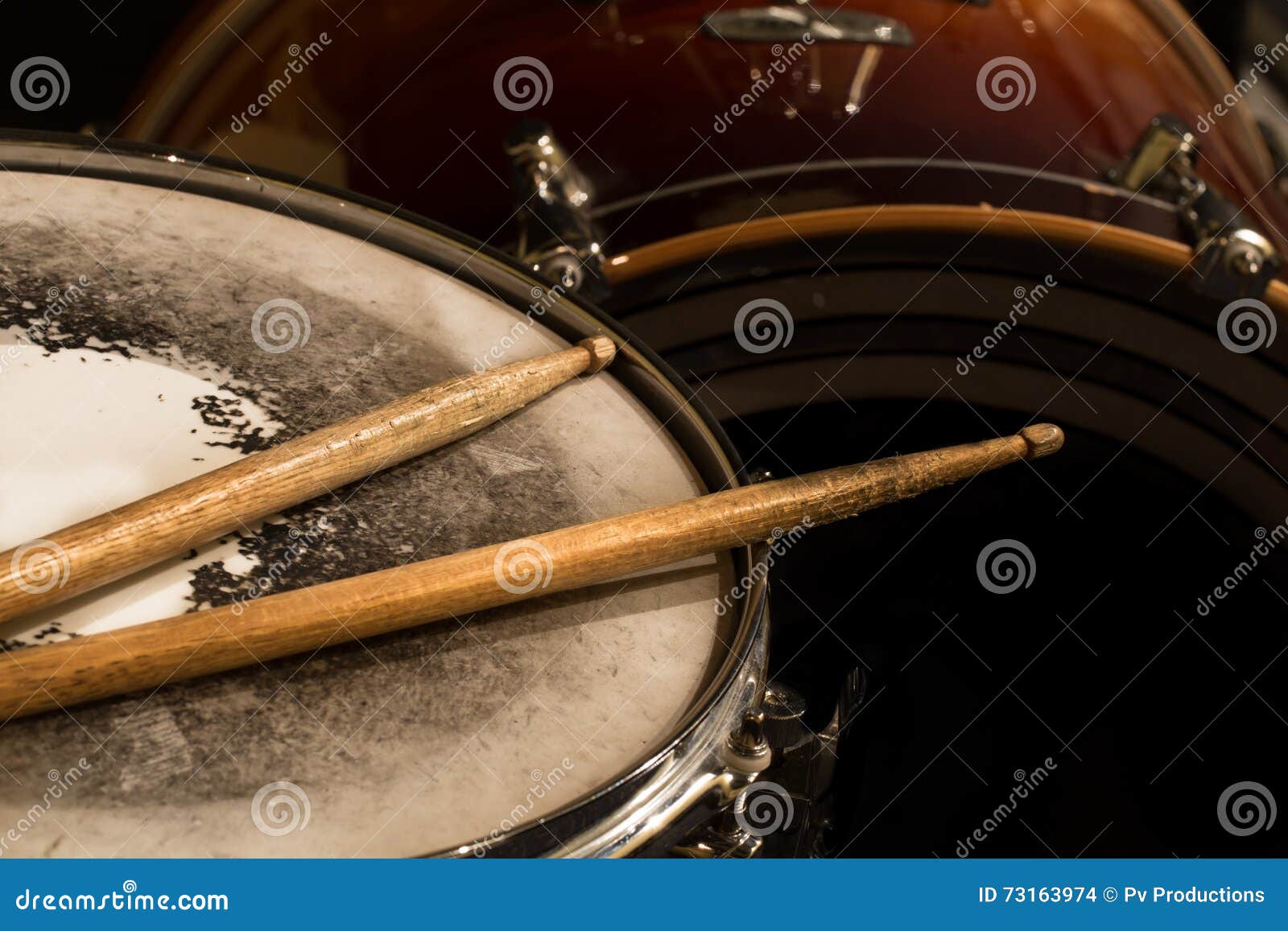 O Cilindro De Trabalho Com Cilindro Cola, Instrumento Musical Foto de ...