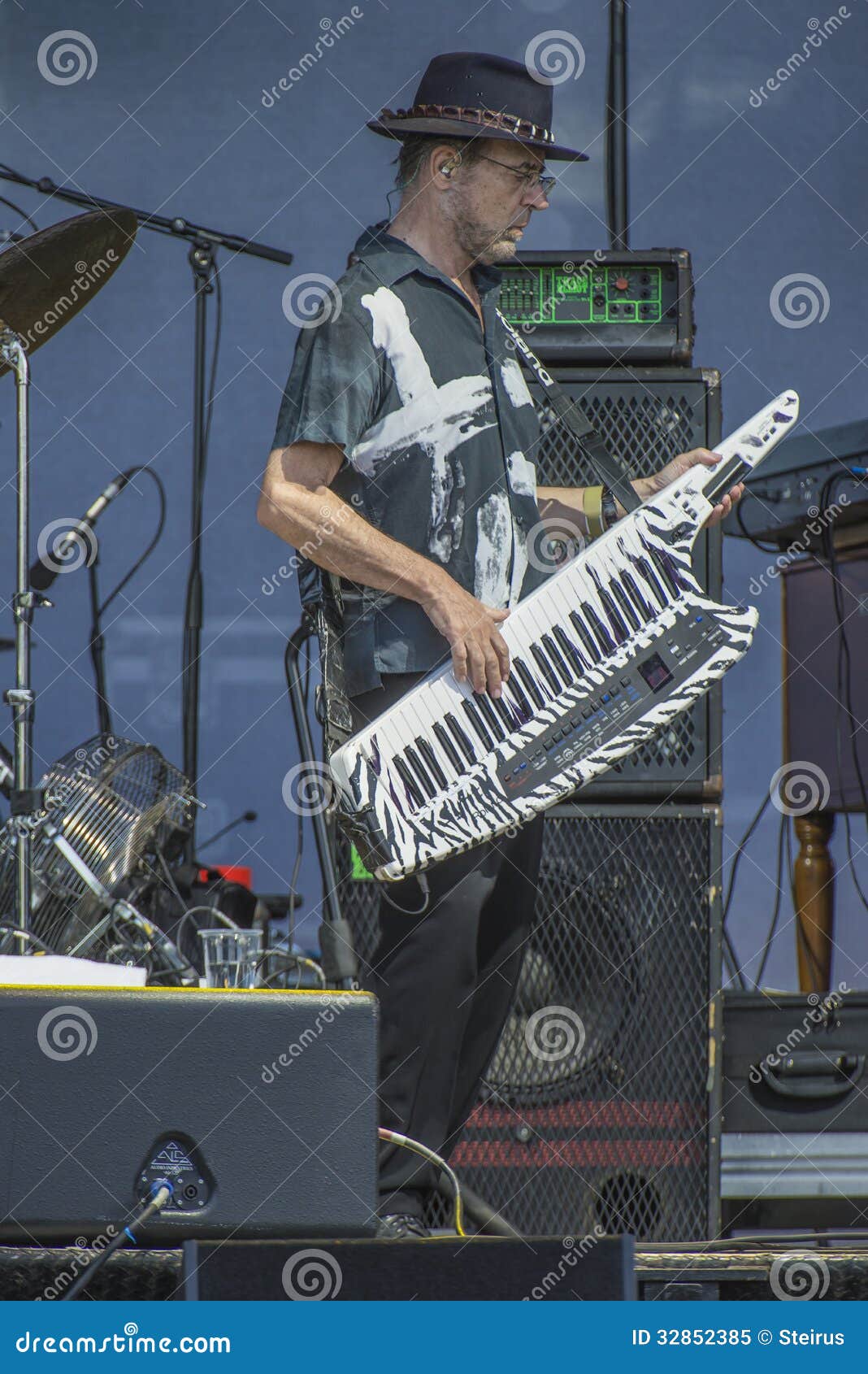 O Concerto Em Fredriksten a Fortaleza, Faixa Da Terra De Manfred Mann ... O Concerto Em Fredriksten a Fortaleza, Faixa Da Terra De Manfred Mann ...