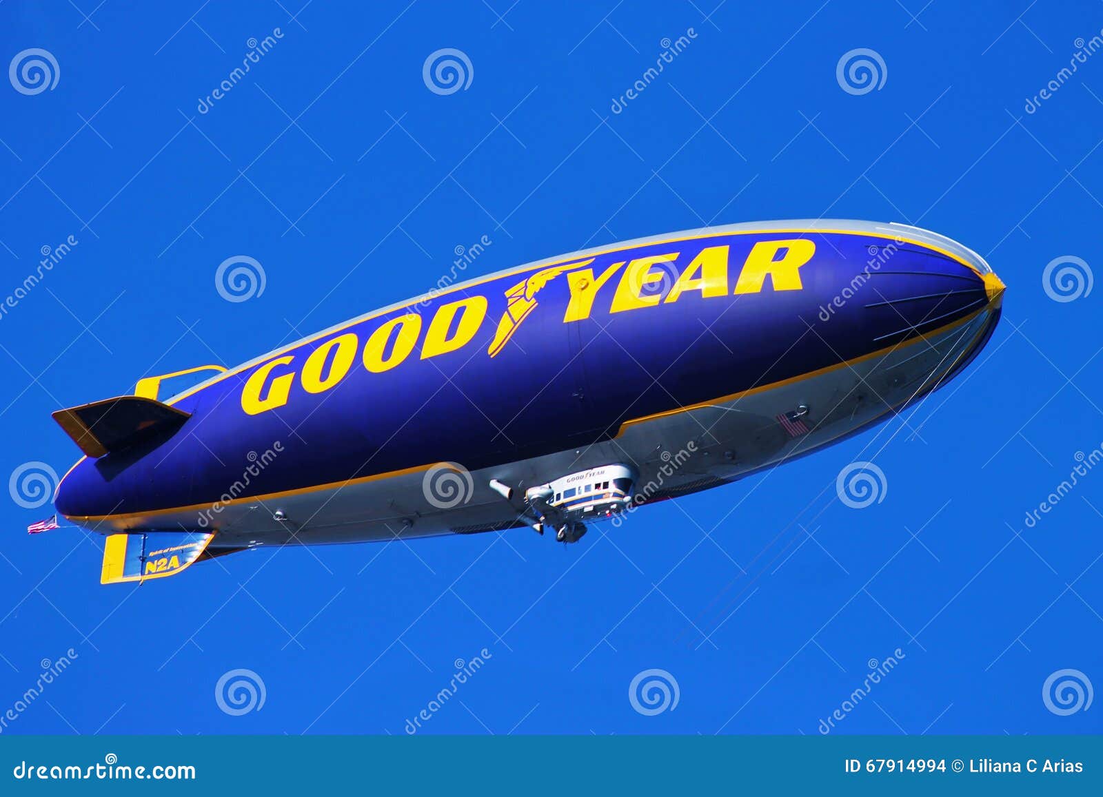 O dirigível de Goodyear imagem de stock editorial. Imagem de animado ...