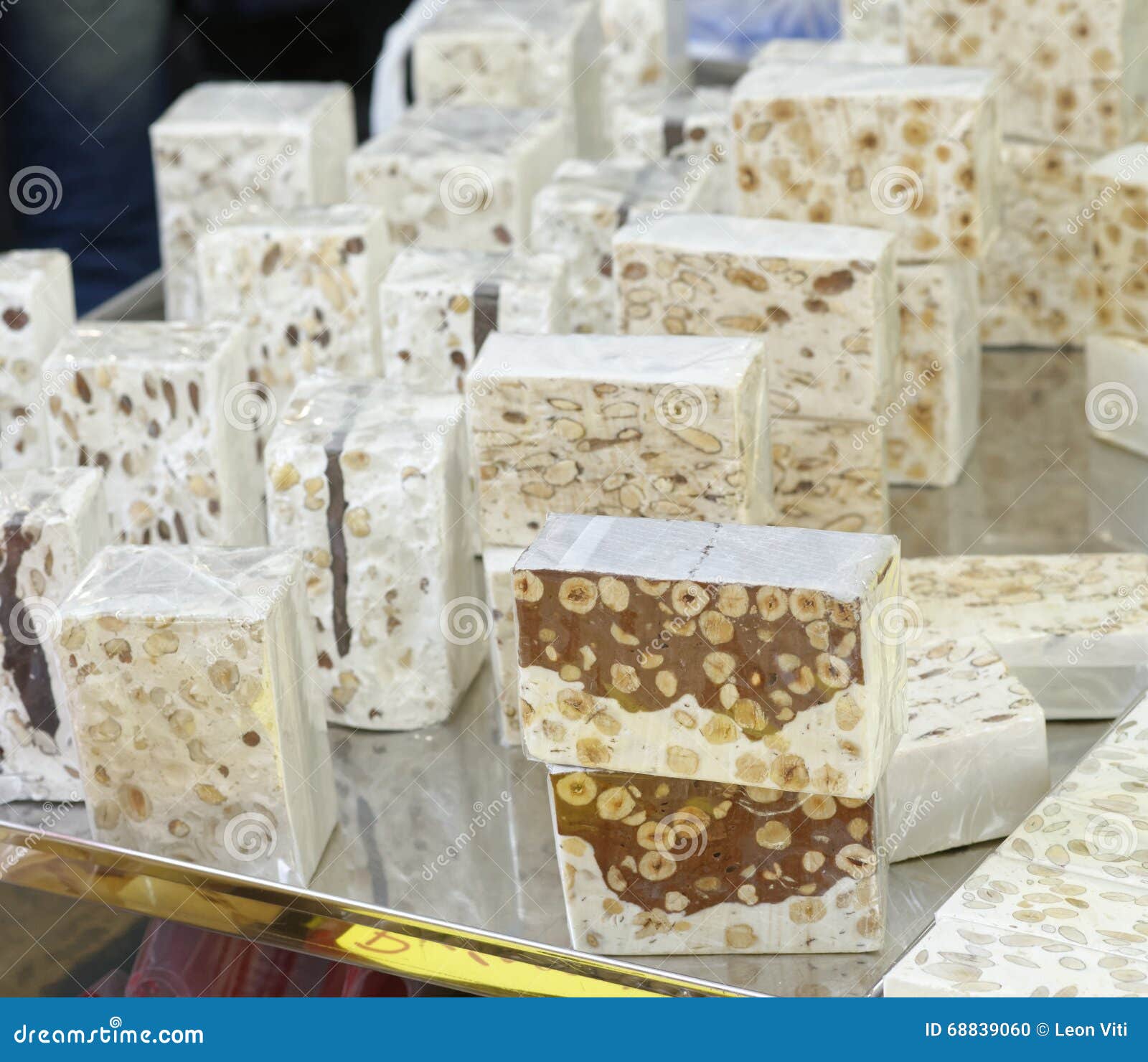 O Doce Italiano Típico Chamou O Torrone Foto de Stock - Imagem de ...