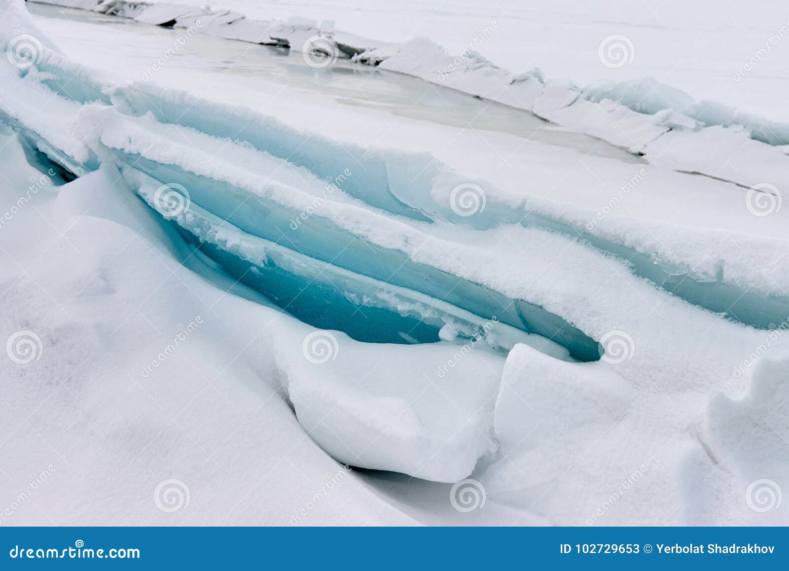 O Monte Do Gelo No Lago Balkhash Imagem de Stock - Imagem de fundo ...