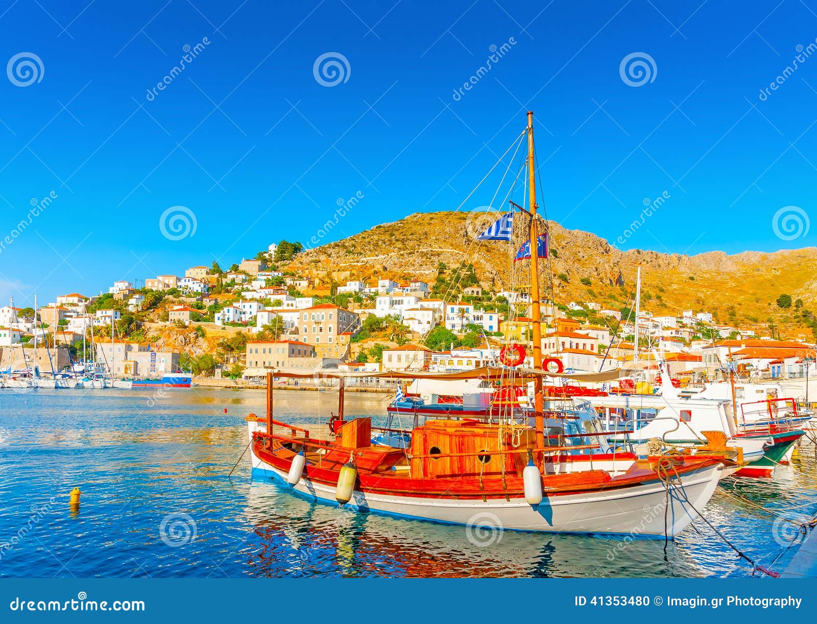 O porto do Hydra foto de stock. Imagem de barco, consoles - 41353480