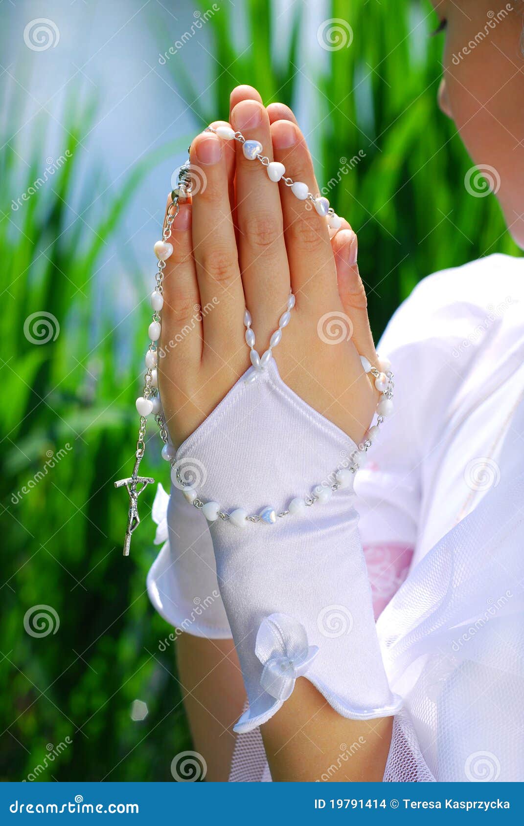 O Primeiro Comunhão Santamente Foto de Stock - Imagem de cruz ...