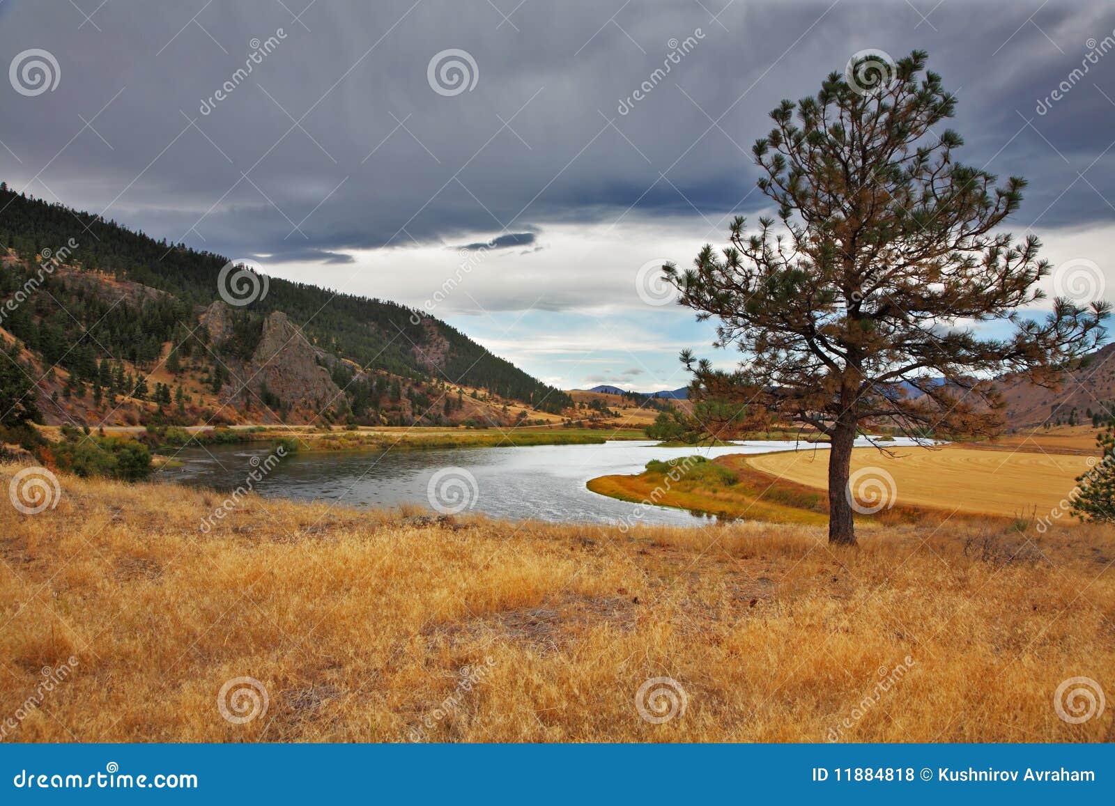 O Rio Americano Pitoresco Missouri Foto de Stock - Imagem de montanha ...