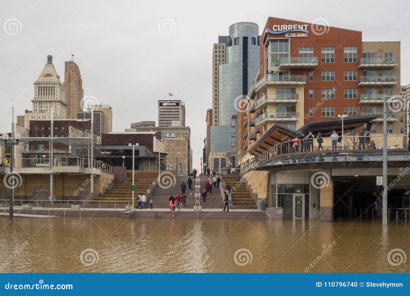 O Rio Ohio Que Inunda 2018 Em Cincinnati Do Centro Imagem Editorial ...