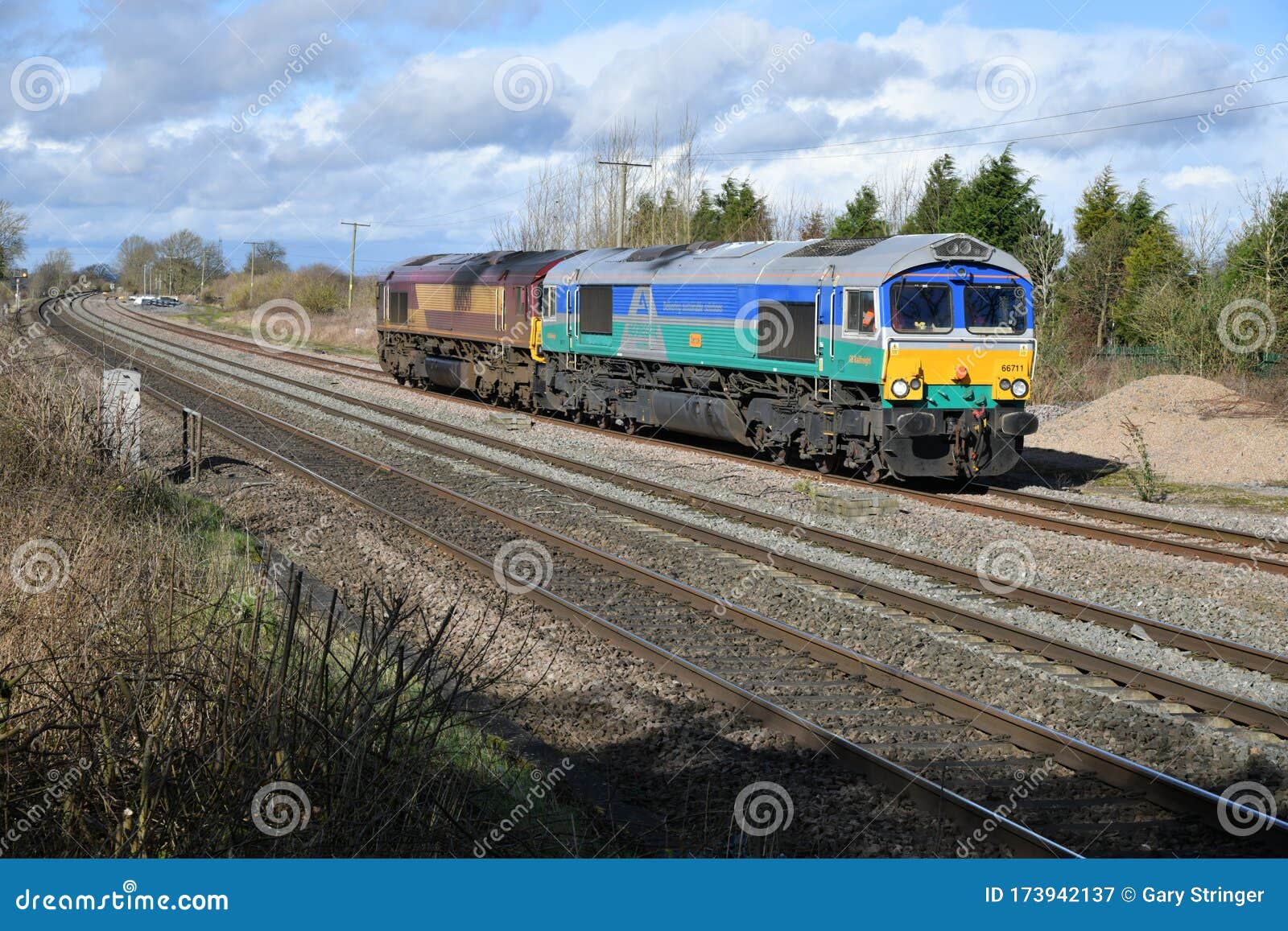 Class 66 66711 and 66050 Working 0O01 10:18 Scunthorpe To Eastleigh ...