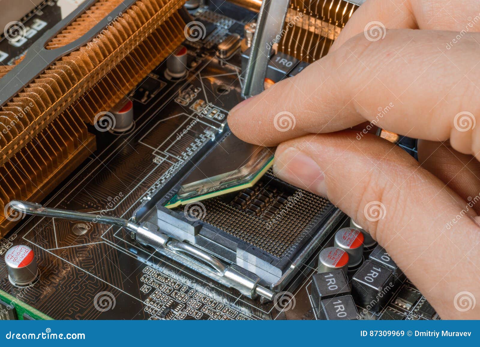 O Soquete Do Processador Central Instala Imagem de Stock - Imagem de ...