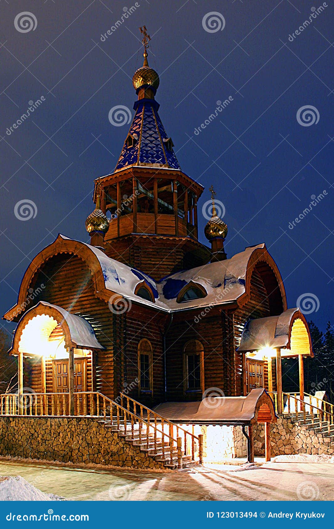 O Templo De Madeira Em Nome Do Arcanjo Michael Imagem de Stock ...