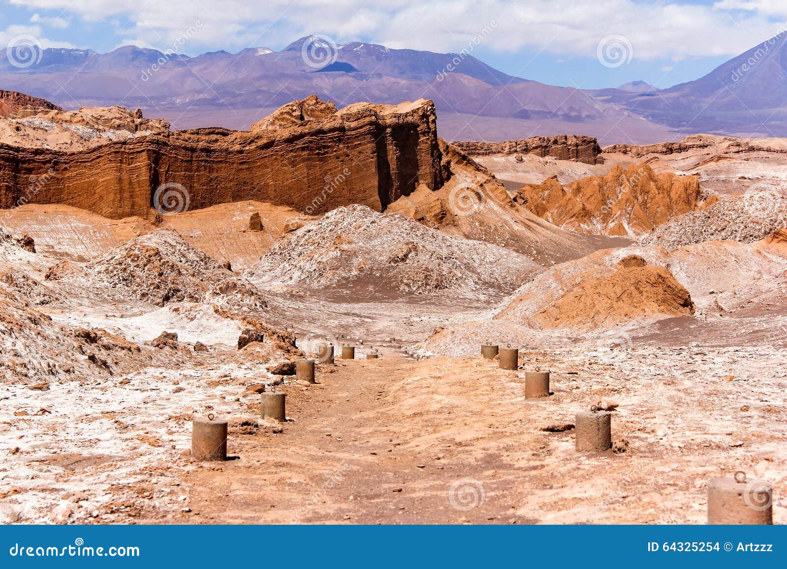 O vale da lua no Chile foto de stock. Imagem de arenoso - 64325254