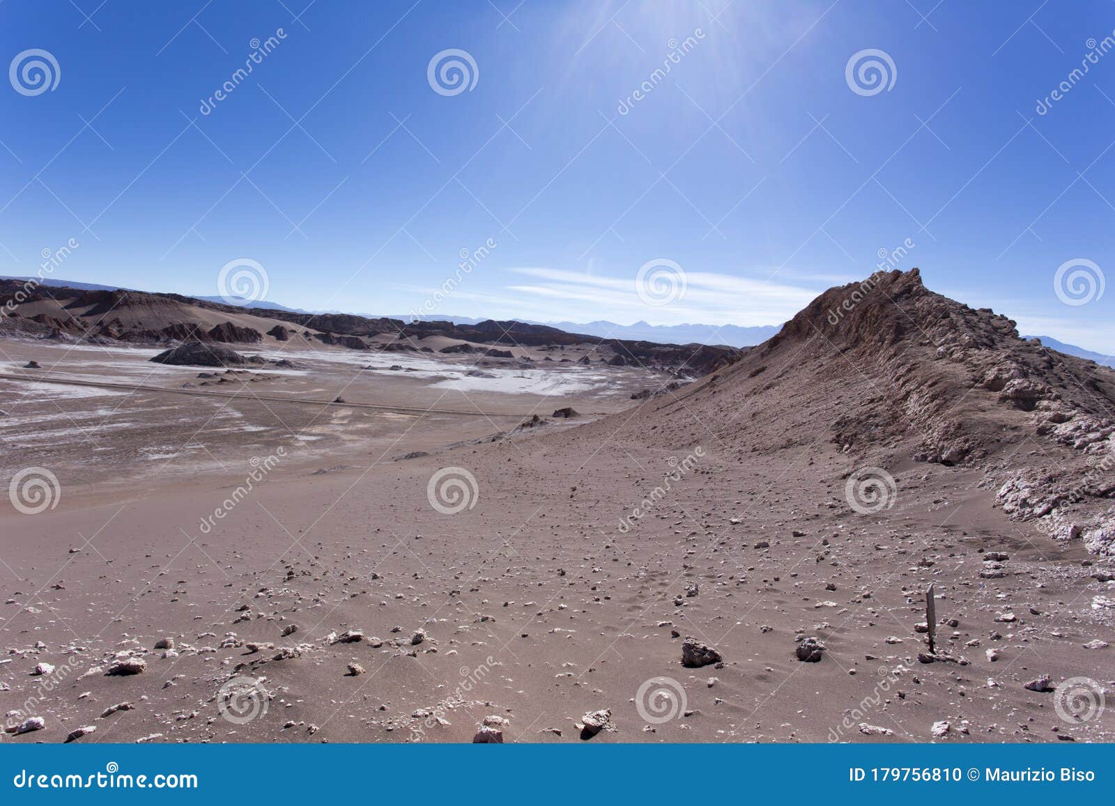 O Vale Da Lua No Deserto Do Atacama Foto de Stock - Imagem de turismo ...