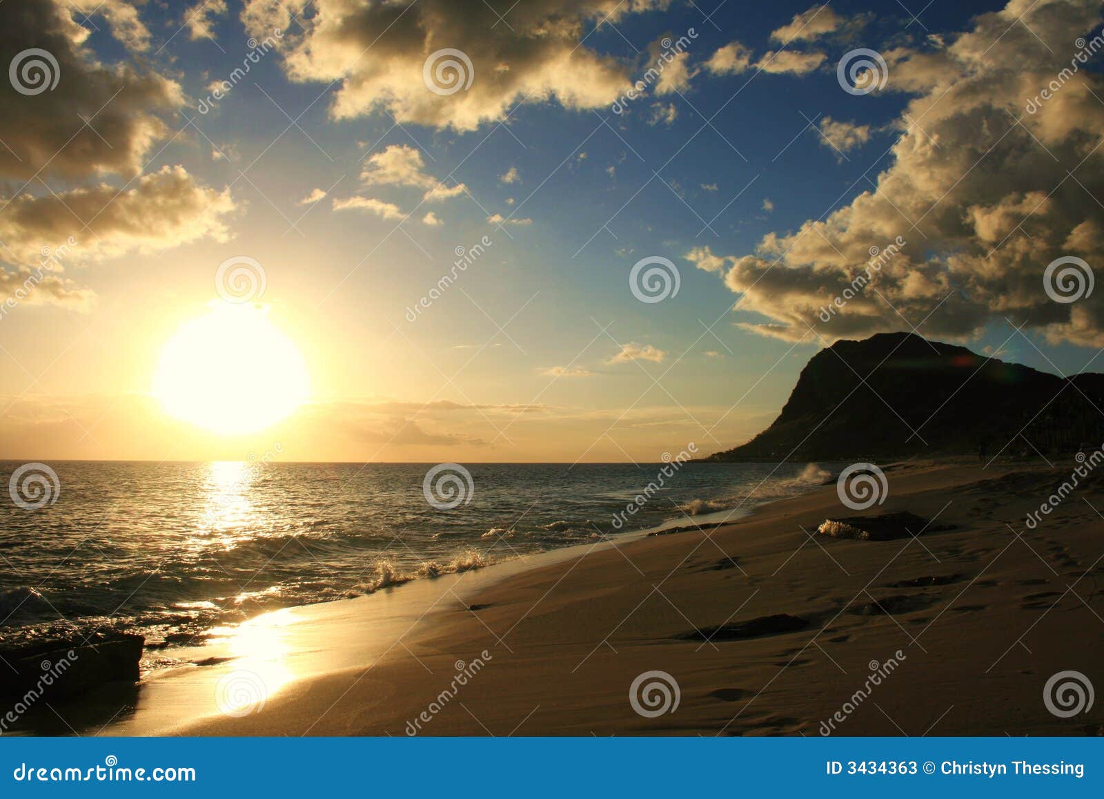 Oahu sunset stock image. Image of adventure, gorgeous - 3434363