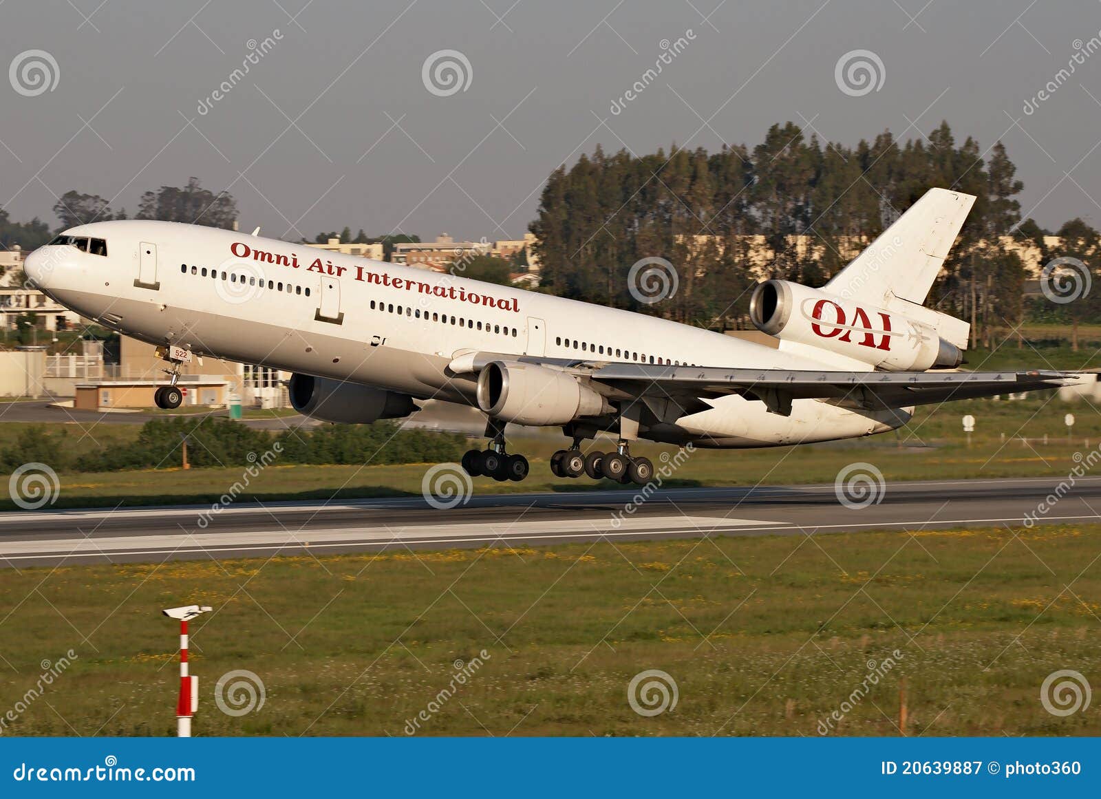 OAI DC10 editorial photography. Image of taxiway, business - 20639887