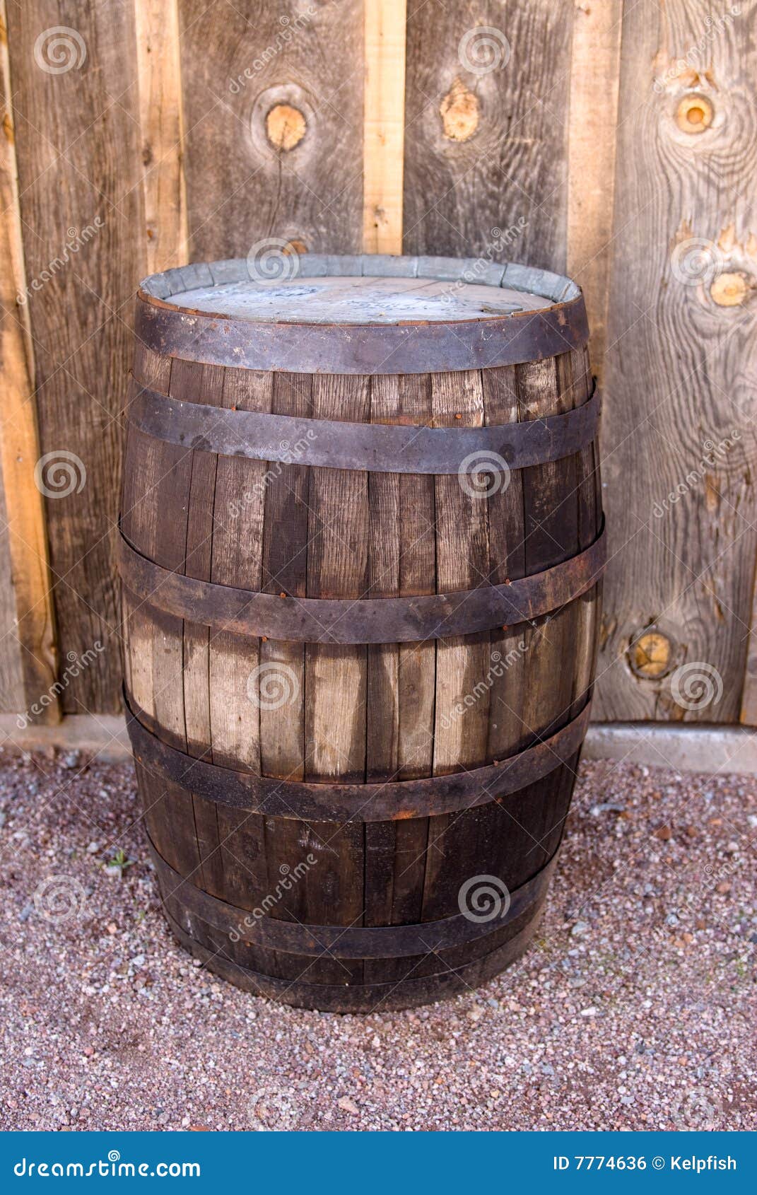 Oak barrel stock photo. Image of outdoors, vintage, aged - 7774636