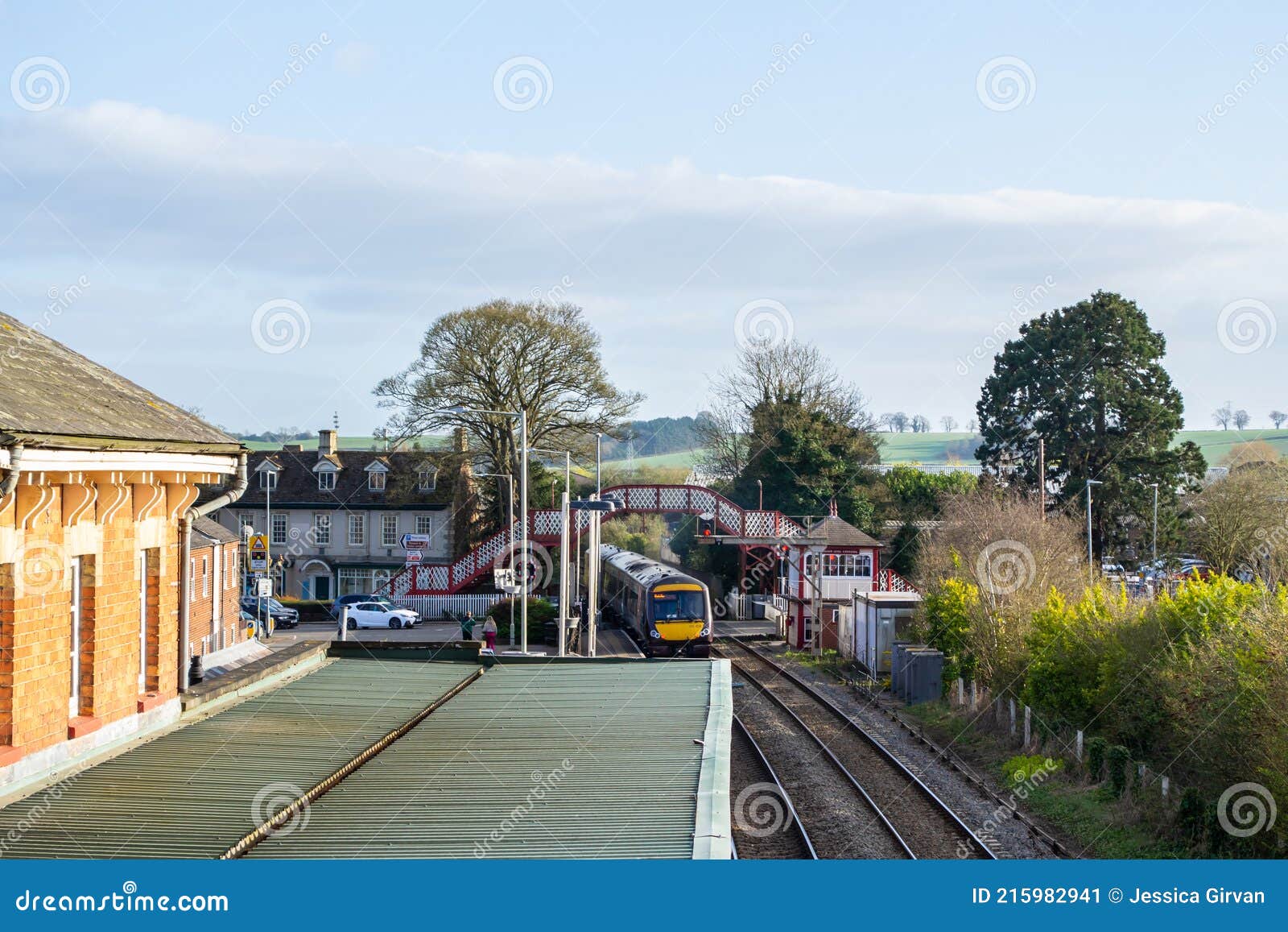 OAKHAM, RUTLAND, ENGLAND- 3 April 2021: Oakham Train Station with a ...