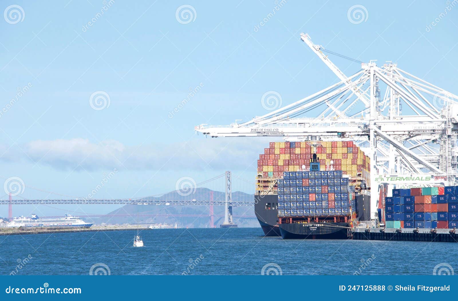 Cargo Ships Loading at the Port of Oakland Editorial Stock Photo ...