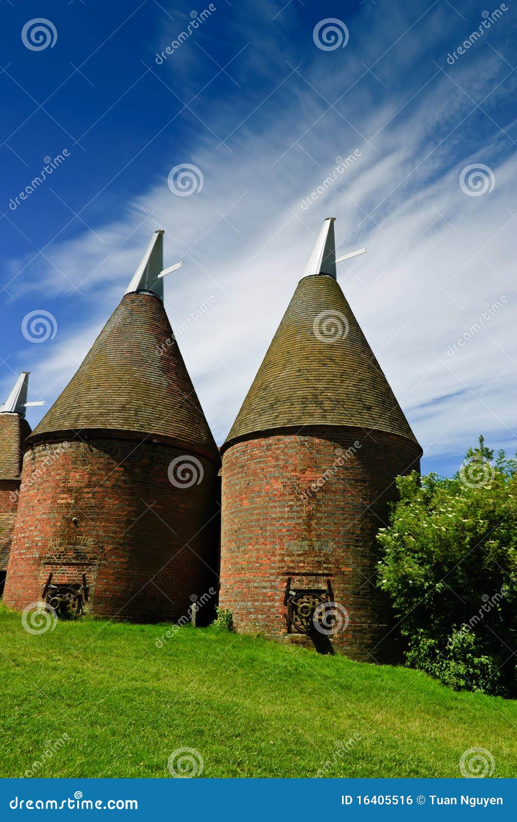 Oast houses stock photo. Image of kent, roundel, great - 16405516