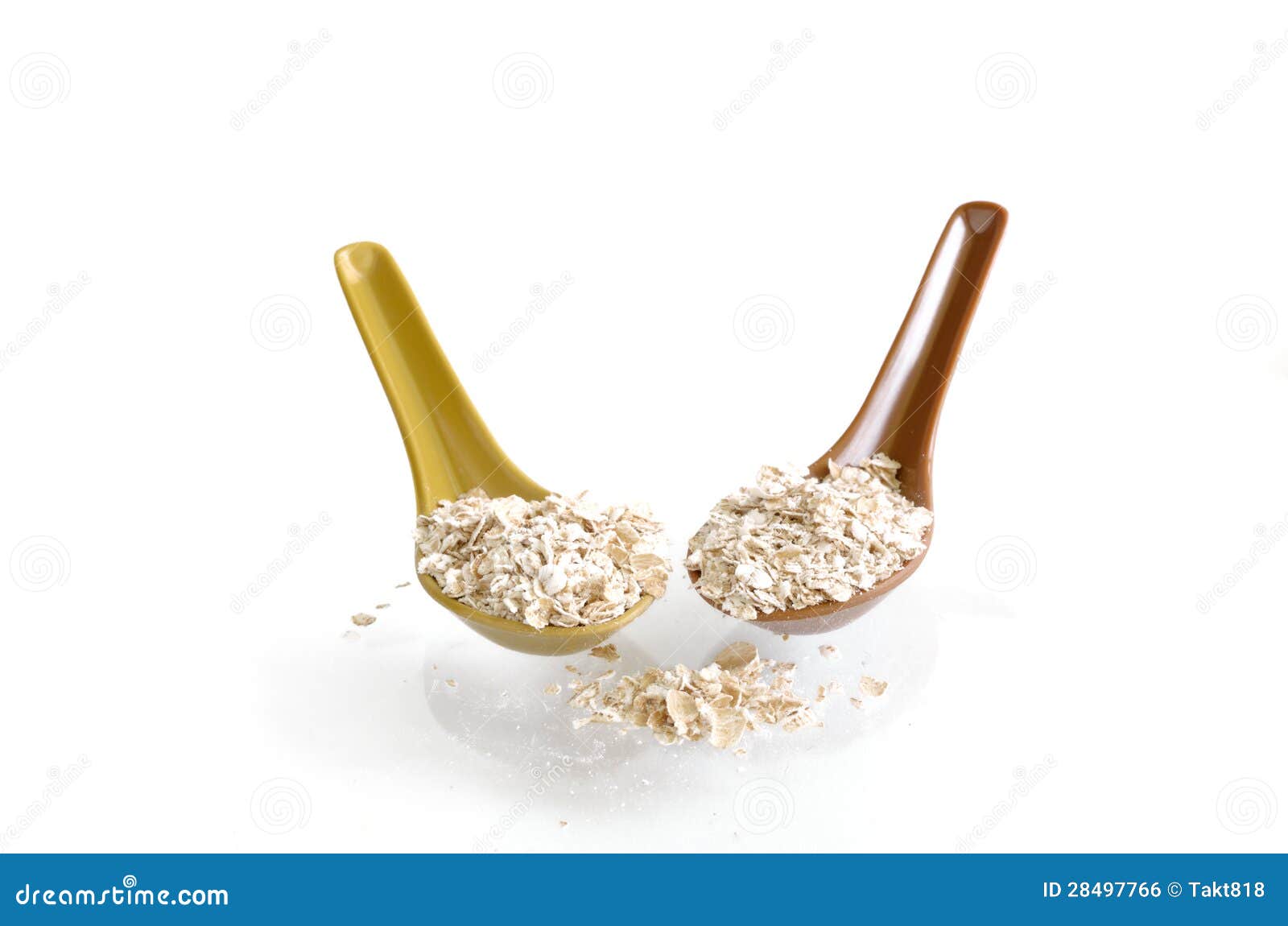 Oatmeal flakes with spoon stock photo. Image of meal - 28497766