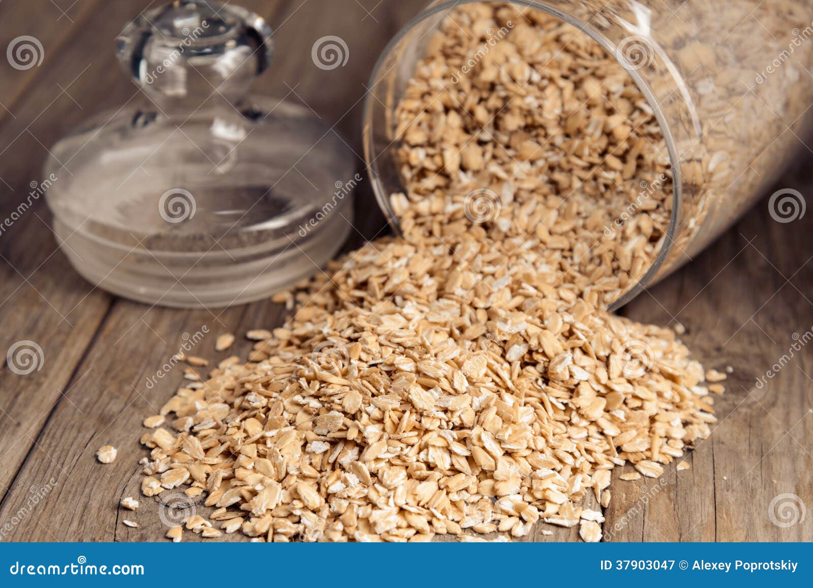 Oatmeal in the pot stock image. Image of heap, white - 37903047