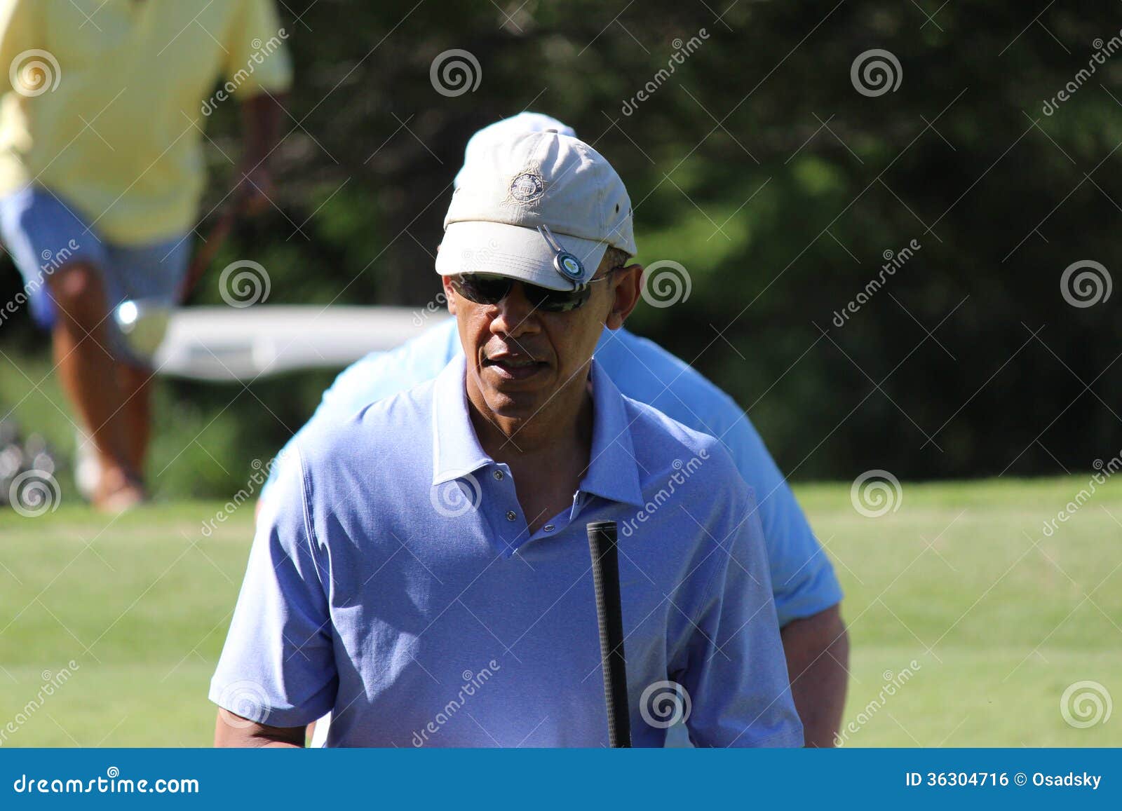 Obama playing golf Hawaii editorial photo. Image of recreation - 36304716