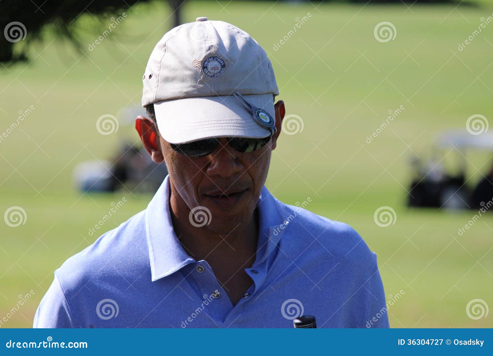Obama playing golf Hawaii editorial photography. Image of leisure ...