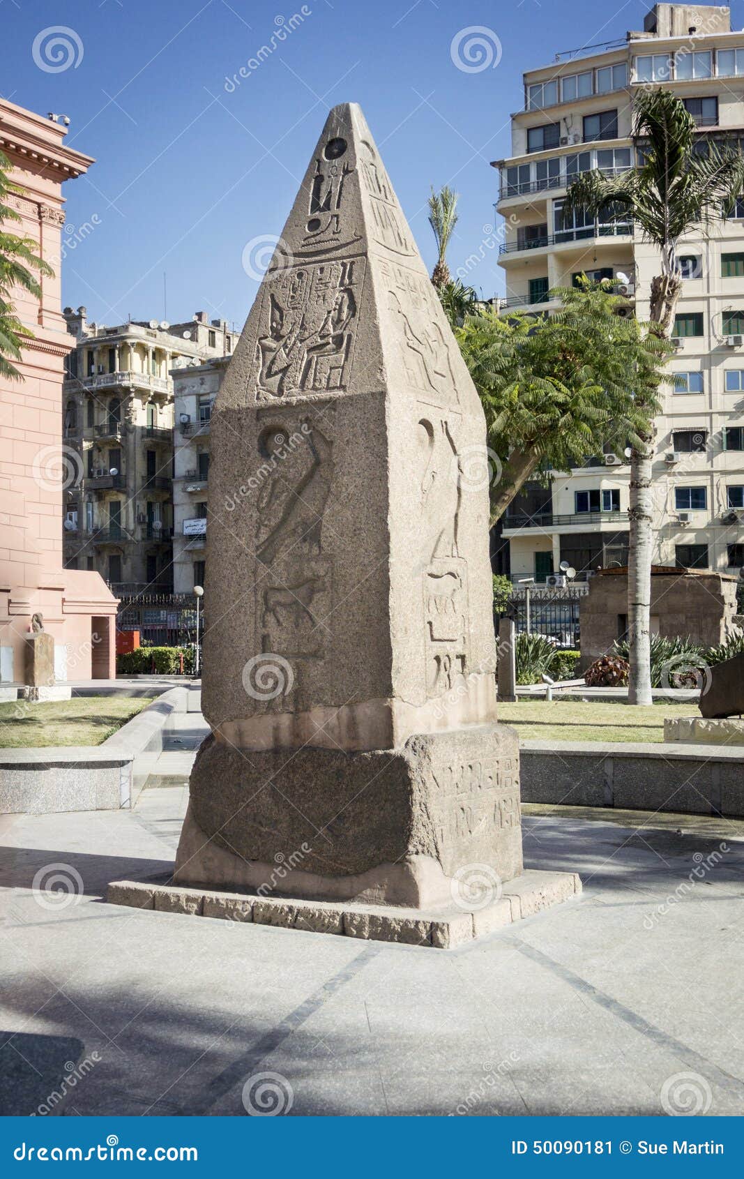 Obelisco foto editorial. Imagen de naturalizado, saudita - 50090181