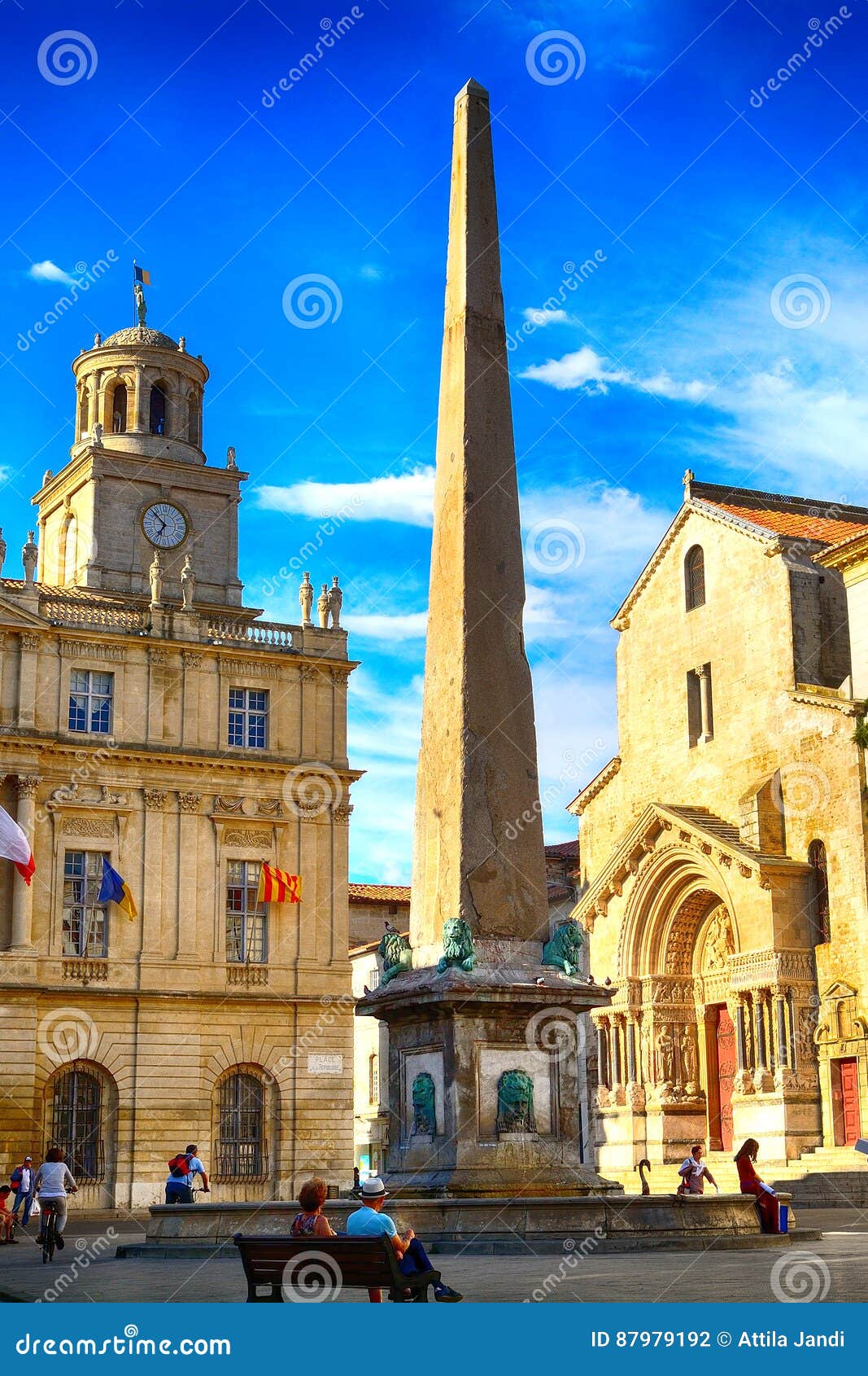 Obelisco Romano, Arles, Francia Fotografía editorial - Imagen de ciudad ...