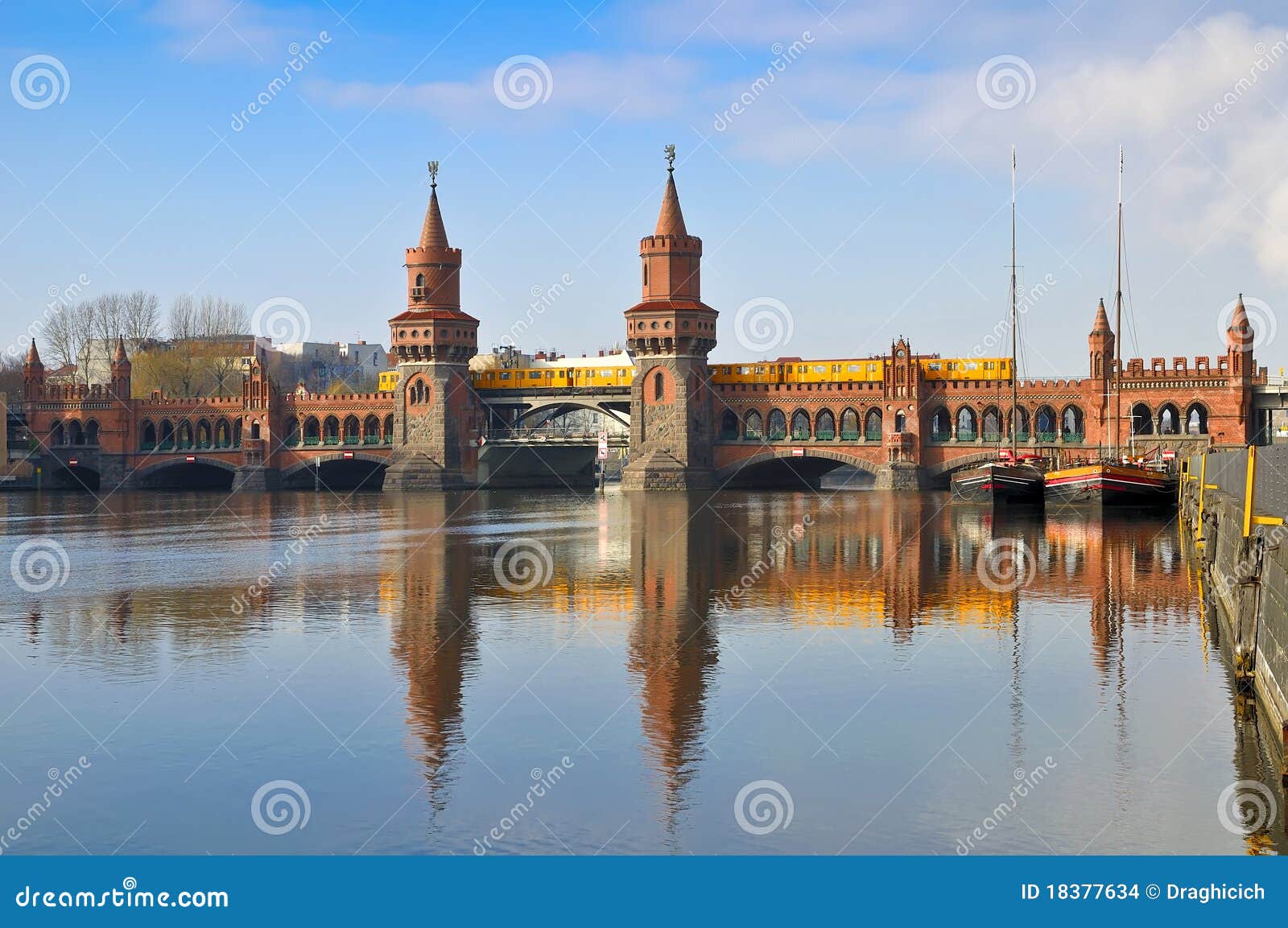 Oberbaum bridge berlin stock photo. Image of architecture - 18377634