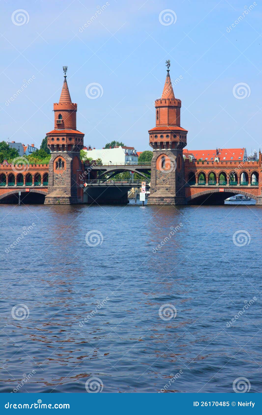 Oberbaum bridge, Berlin stock image. Image of center - 26170485
