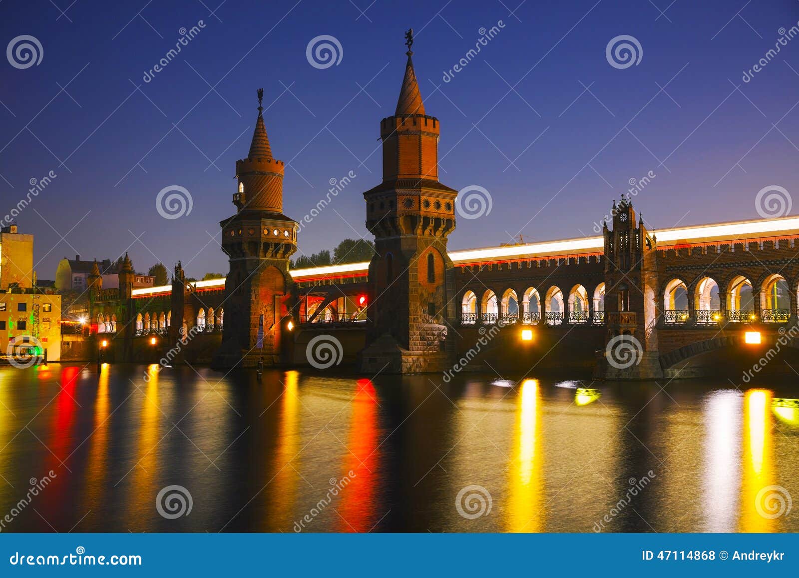 Oberbaum bridge in Berlin stock photo. Image of transportation - 47114868