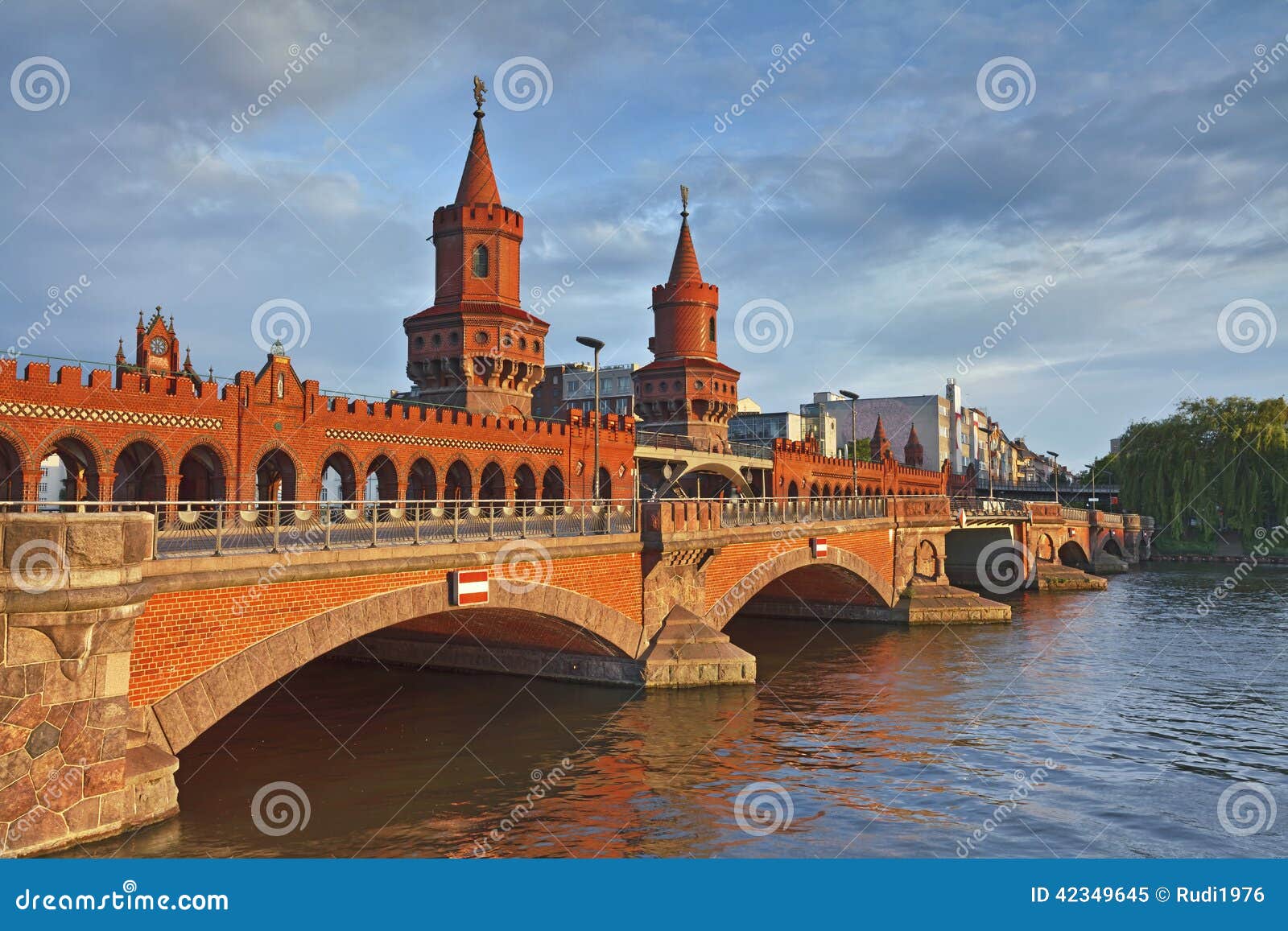 Oberbaum Bridge, Berlin. stock image. Image of bridge - 42349645