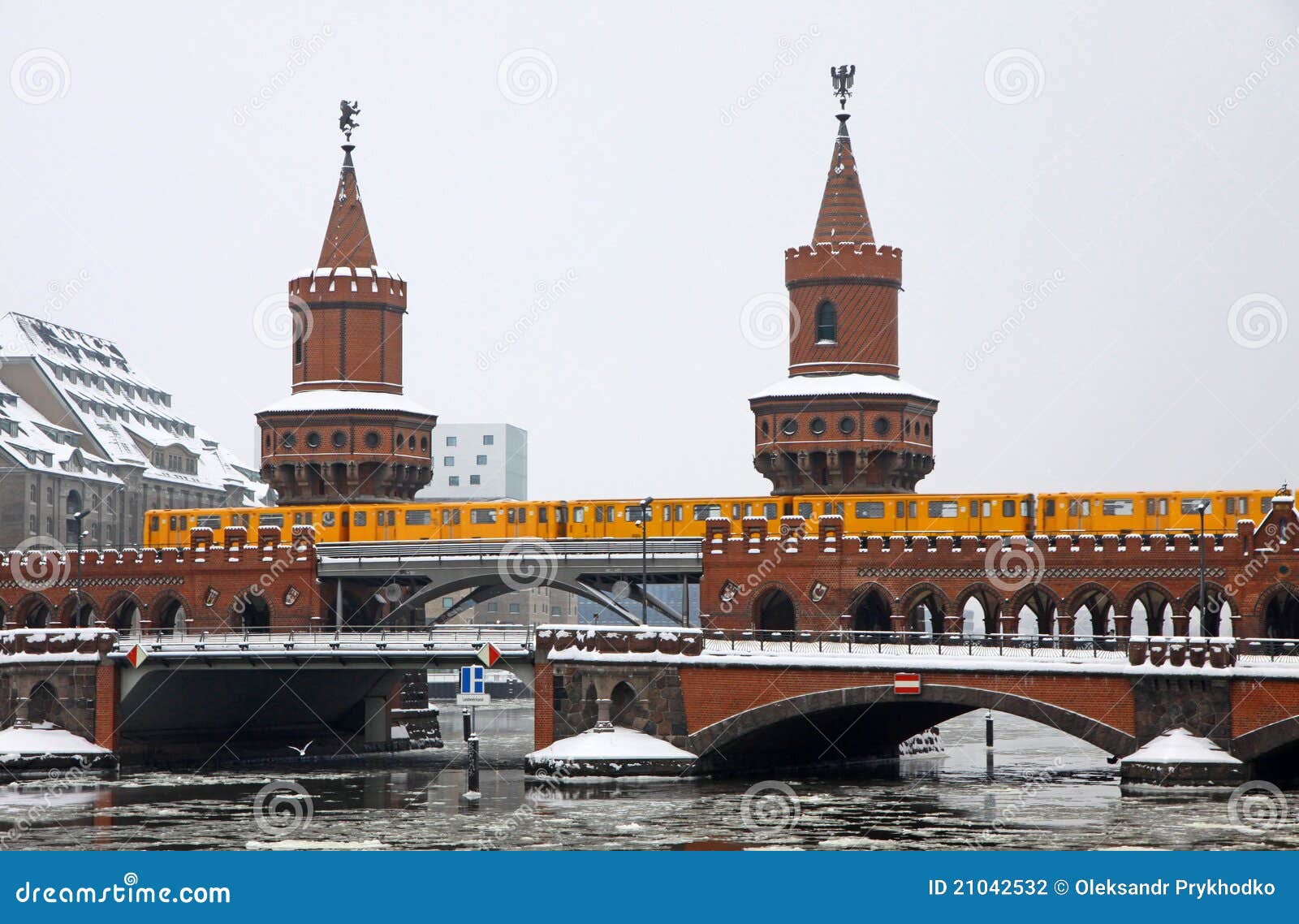 Oberbaumbrucke Bridge Across Spree River, Berlin Stock Photo - Image of ...