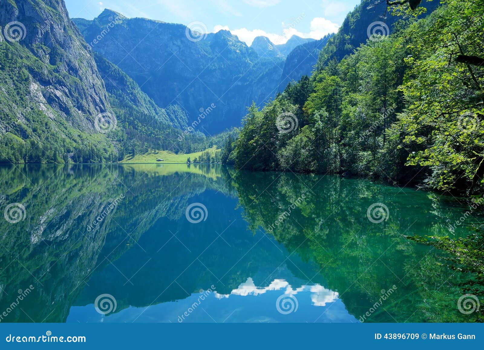 Obersee Beieren Duitsland stock afbeelding. Image of alpen - 43896709