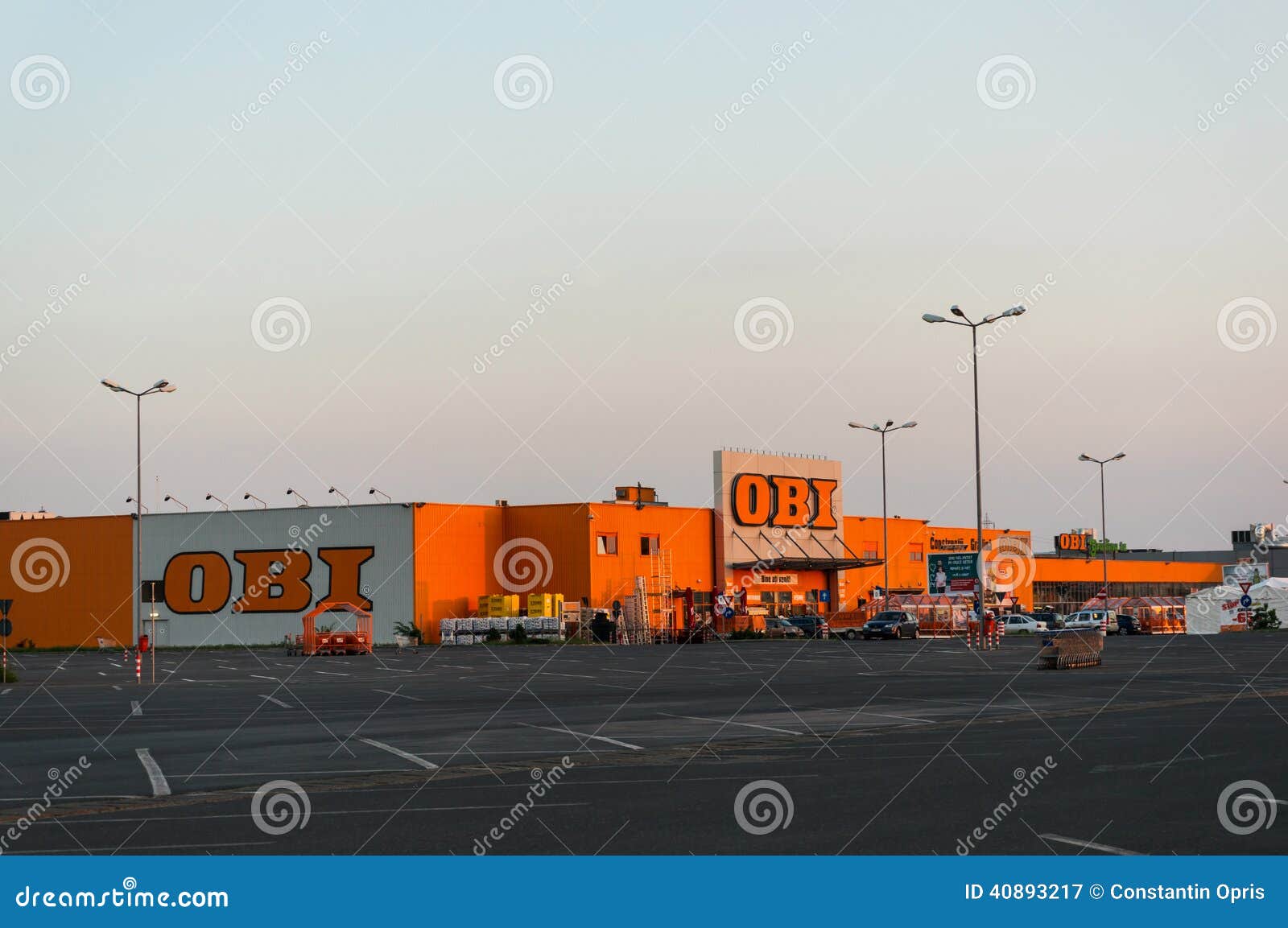 Obi diy retail store editorial photography. Image of business - 40893217