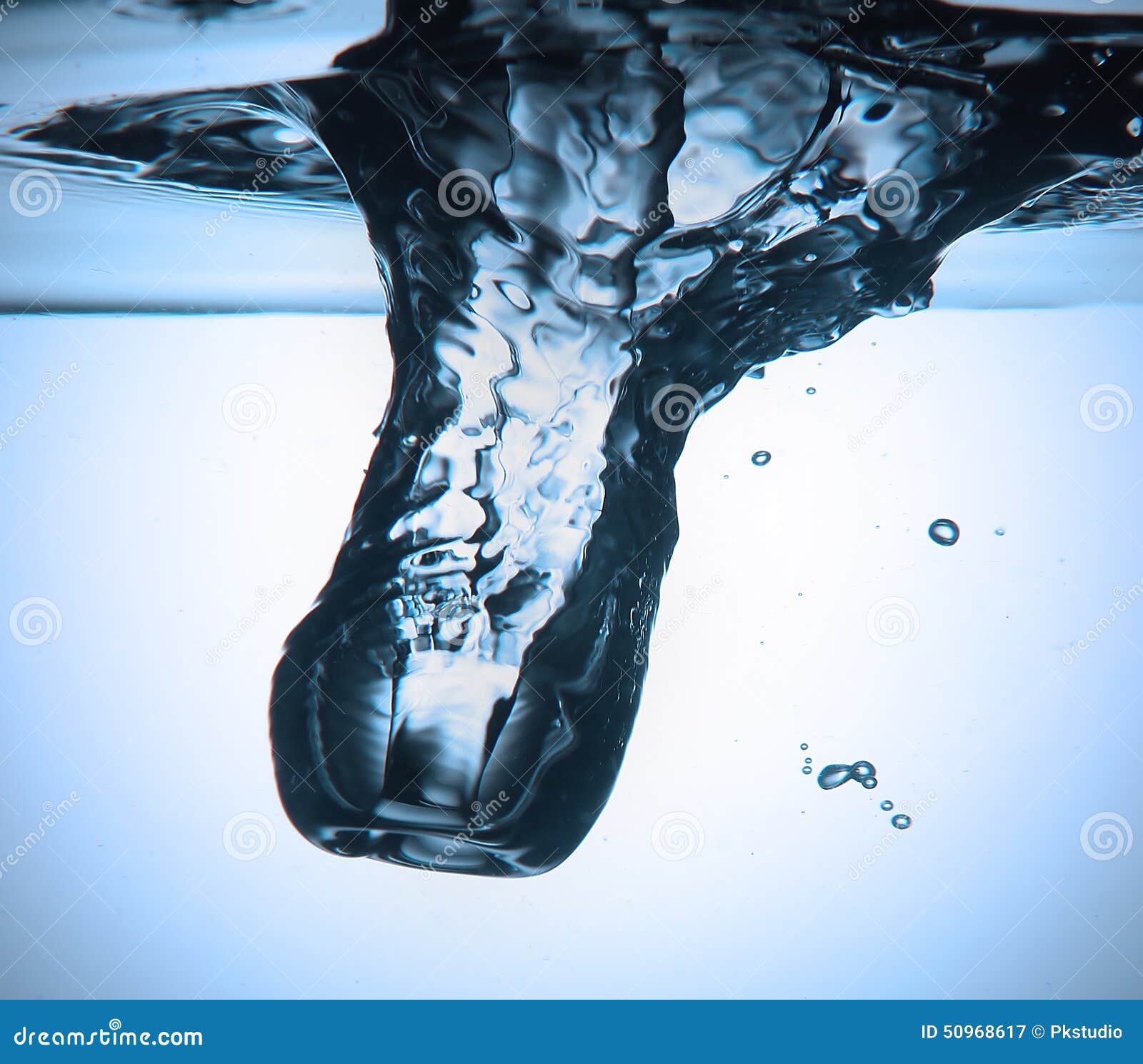 Object Splashing into Water Stock Image - Image of cold, blue: 50968617