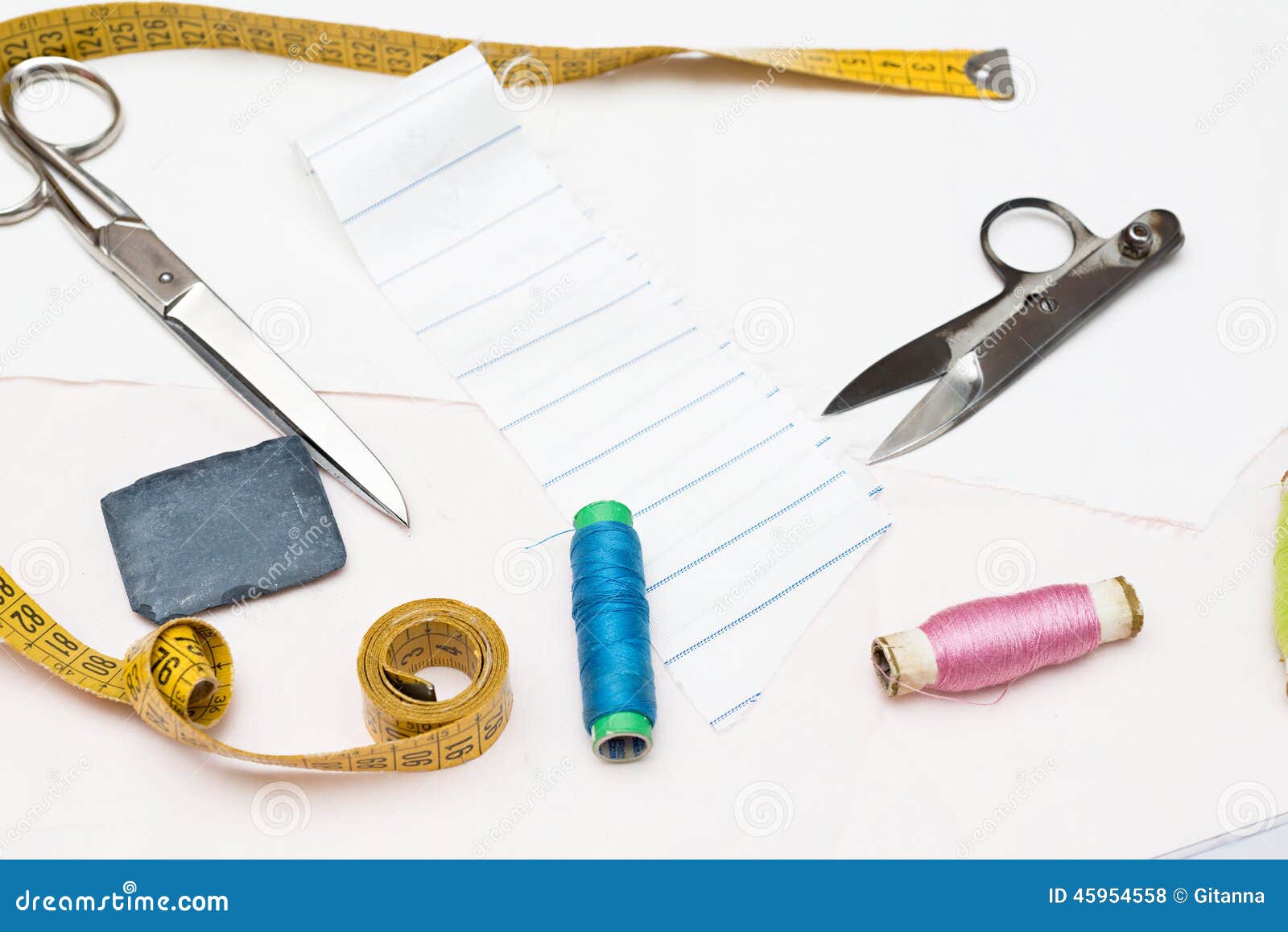 Objetos de la modista foto de archivo. Imagen de colorido - 45954558