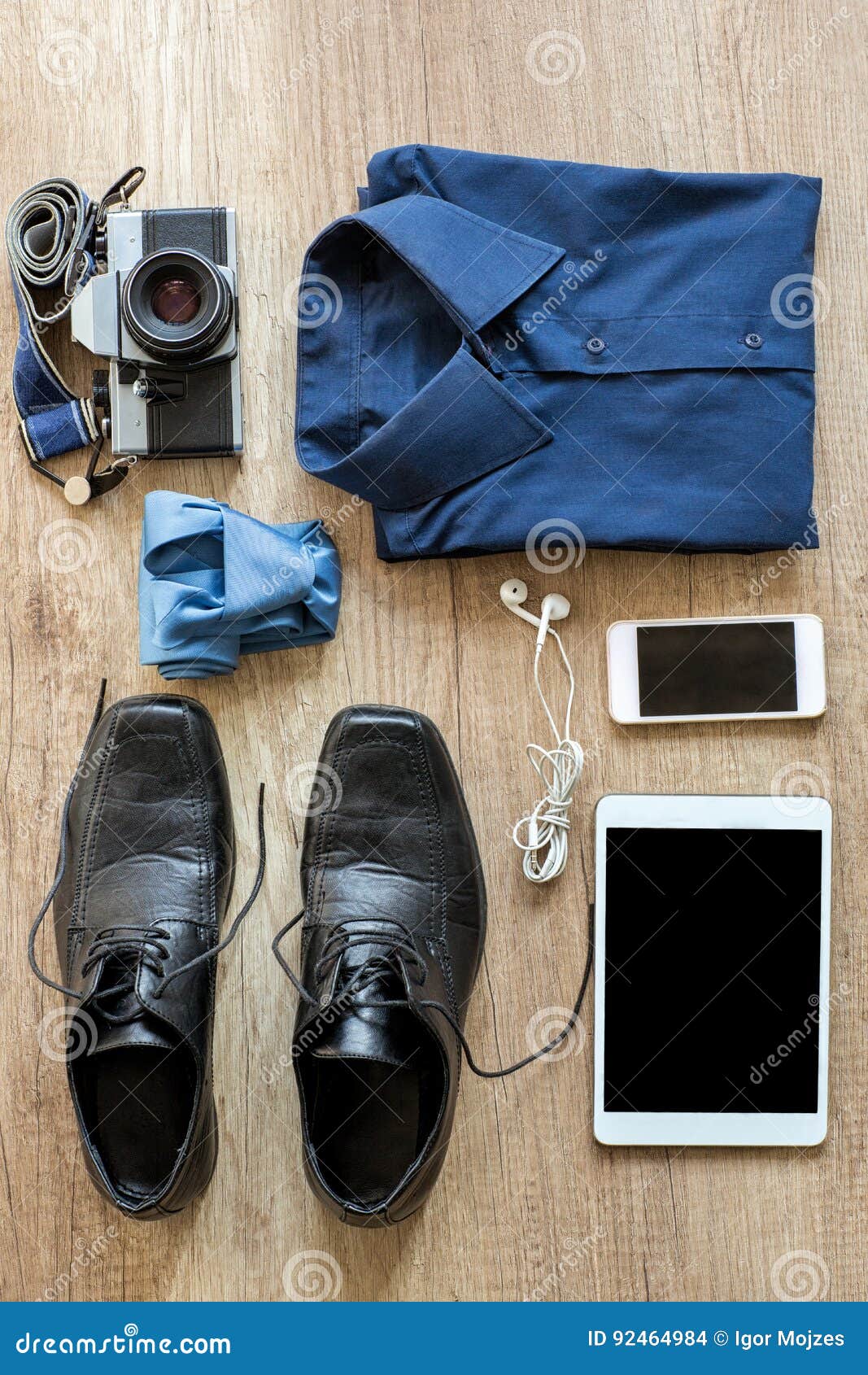 Objetos Modernos Y Retros Organizados Foto de archivo - Imagen de ...