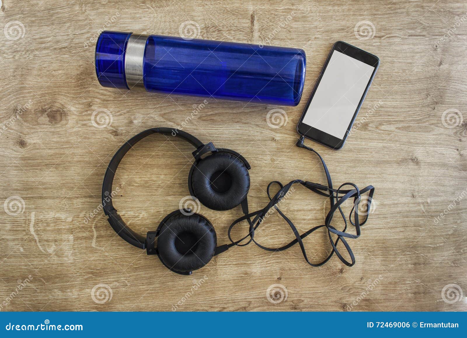 Objetos Usados Al Hacer Deportes Foto de archivo - Imagen de botella ...