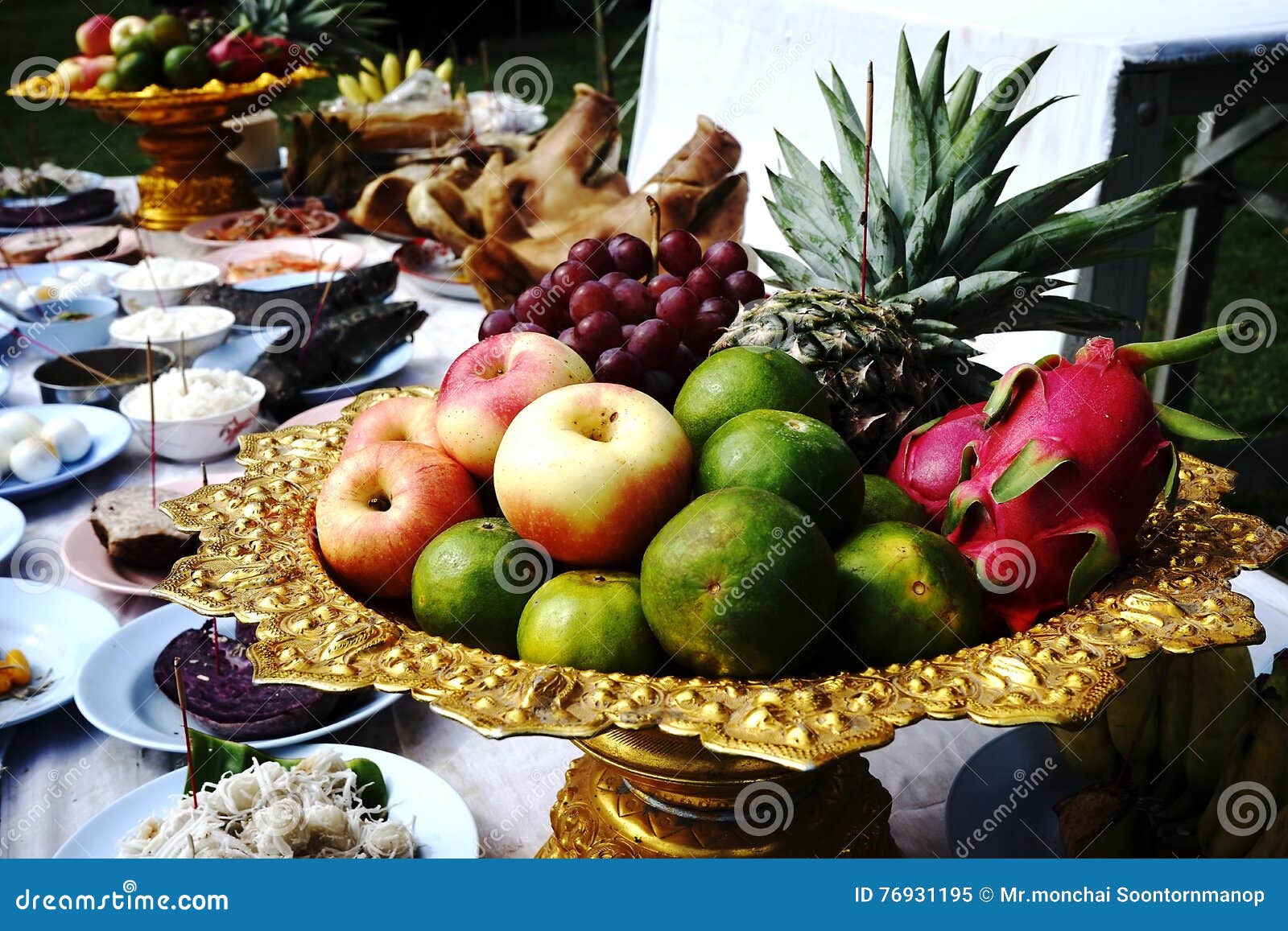 Oblación, sacrificio imagen de archivo. Imagen de sacrificatorio - 76931195