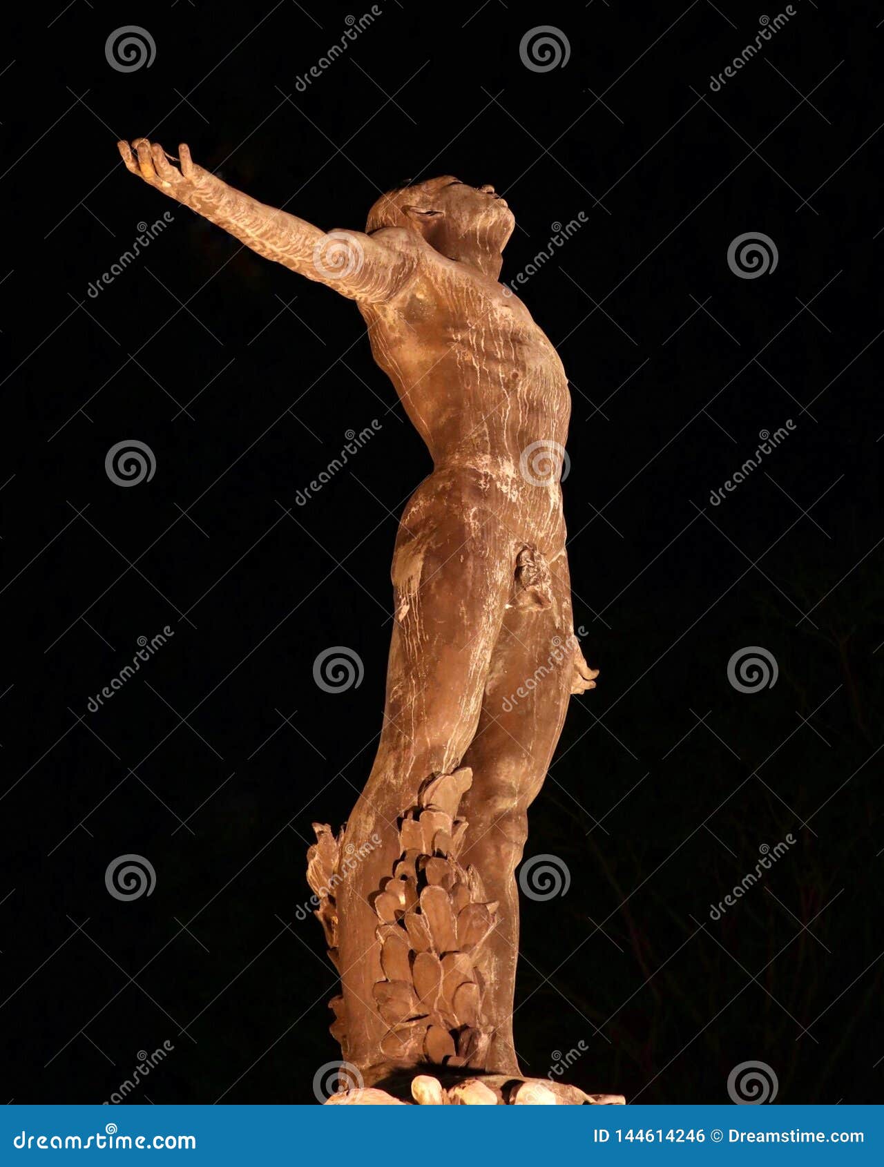 Oblation Statue editorial photo. Image of statue, nude - 144614246