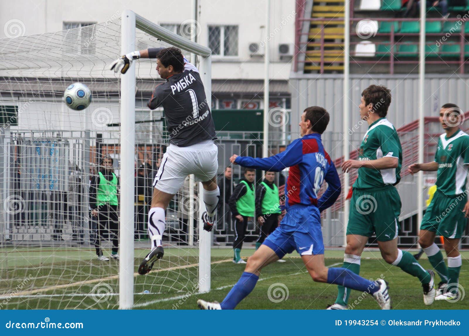 Obolon Kyiv vs Arsenal editorial stock image. Image of european - 19943254
