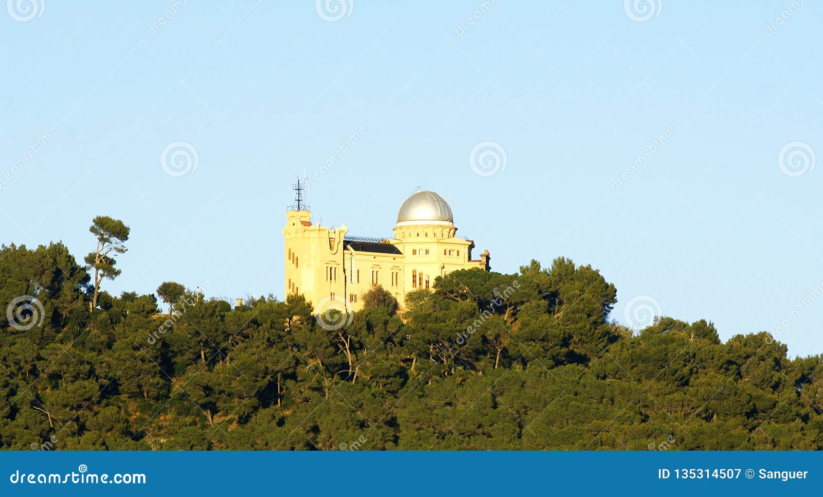 Observatorio De Fabra, Barcelona Imagen de archivo - Imagen de ...