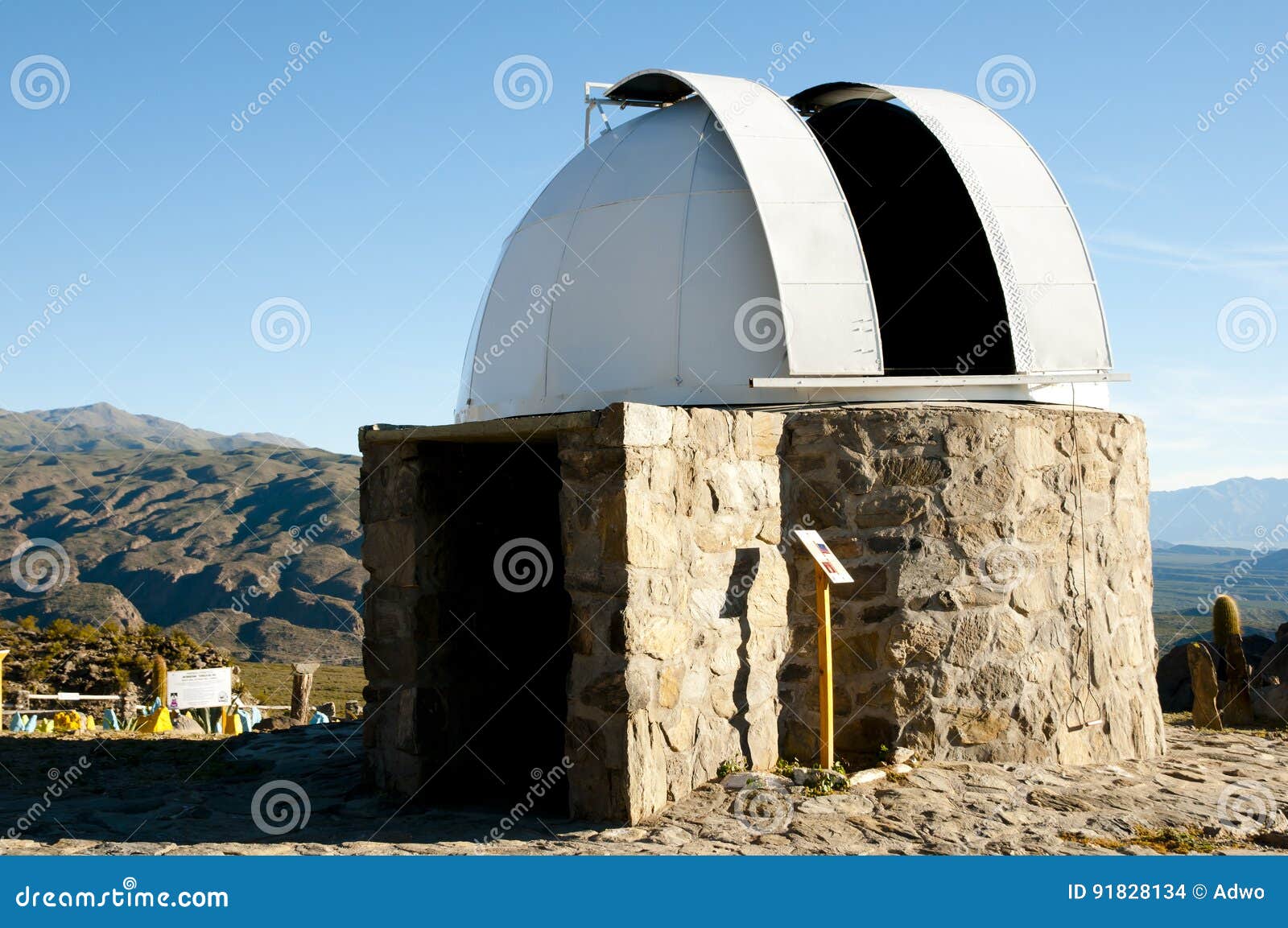 Observatorio Del Espacio - La Argentina Foto de archivo - Imagen de ...