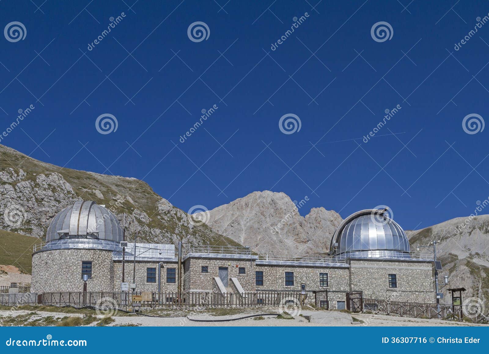 Observatorium Und Corno Grande Stock Photo - Image of italy ...