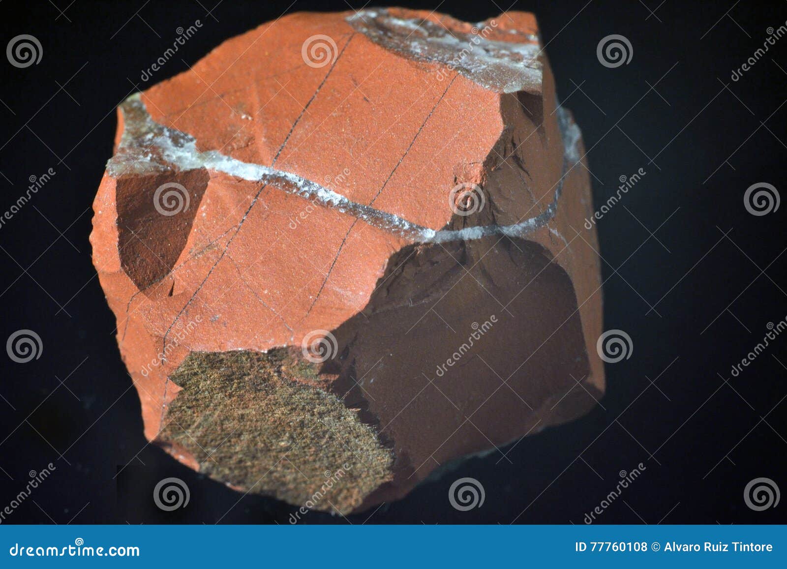 Obsidiana de Brown foto de stock. Imagem de mineral, mina - 77760108