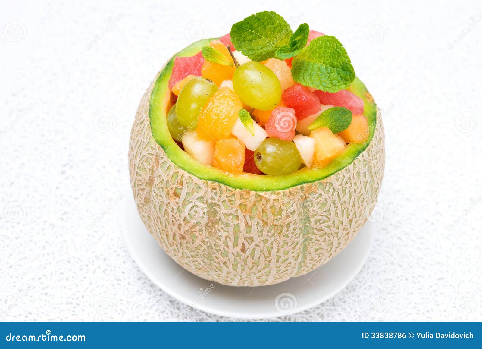 Obstsalat in Der Melone, Horizontal Stockfoto - Bild von trauben ...